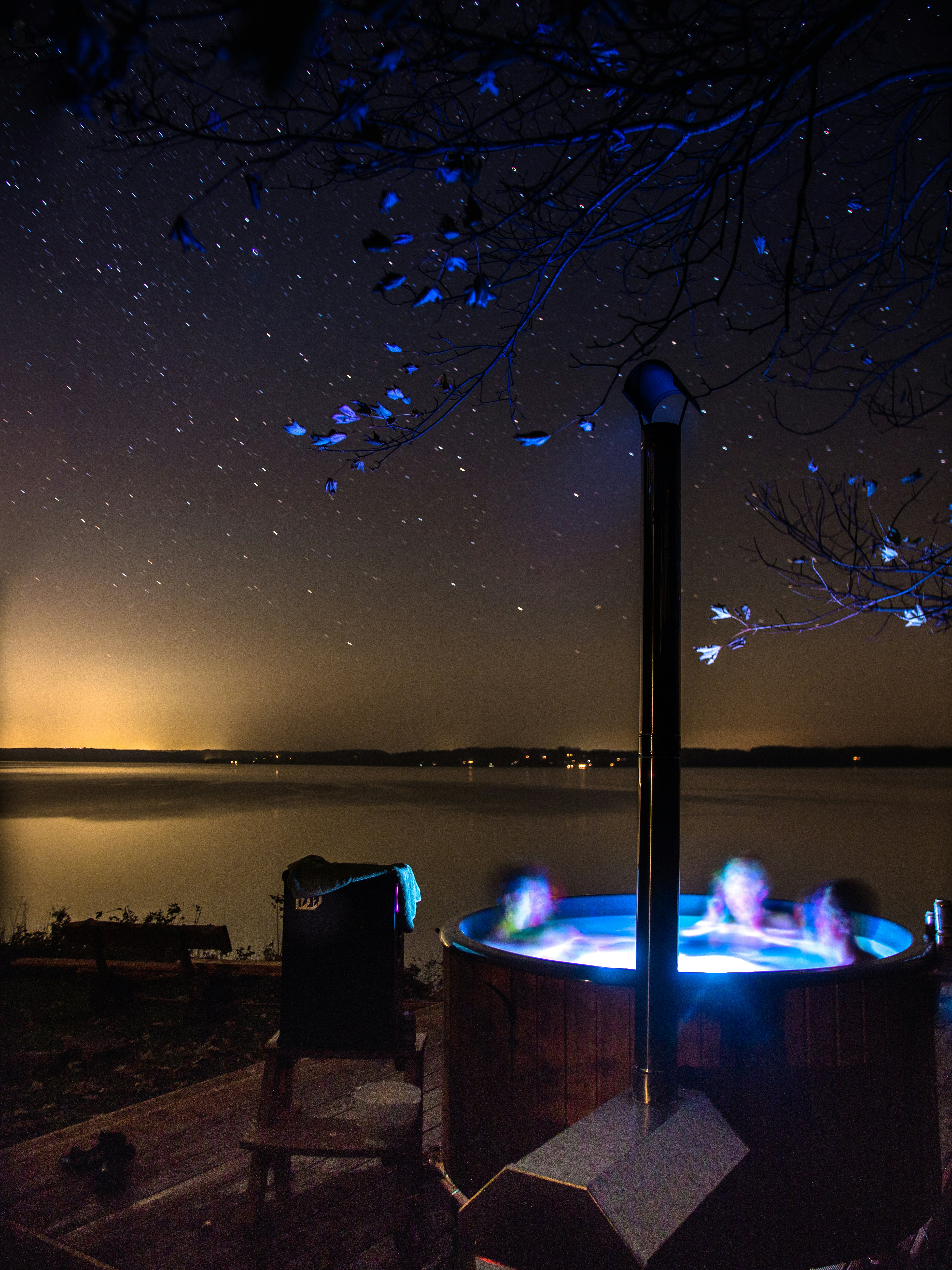 Moonlit Steam and Stars: A Quiet Night by the Hot Tub