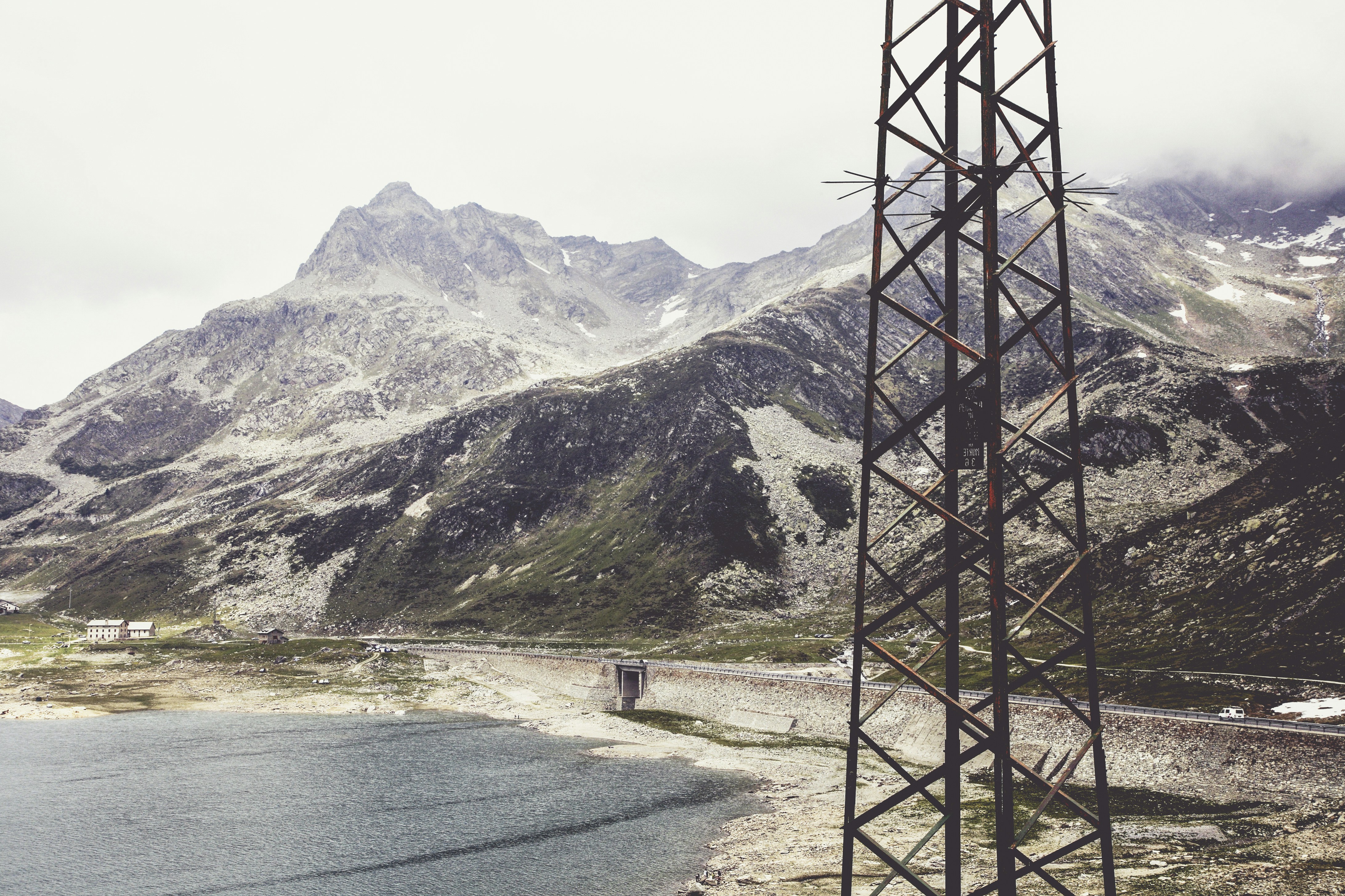 Rugged Lattice and Farthest Peaks Over a Quiet Shore