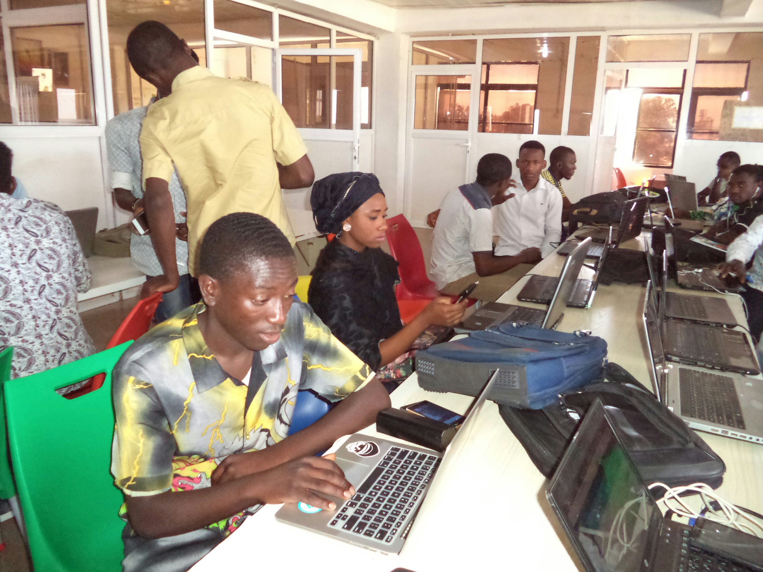 Code💻 Ninja⚡ (@ogelamar) | Unsplashフォトコミュニティ