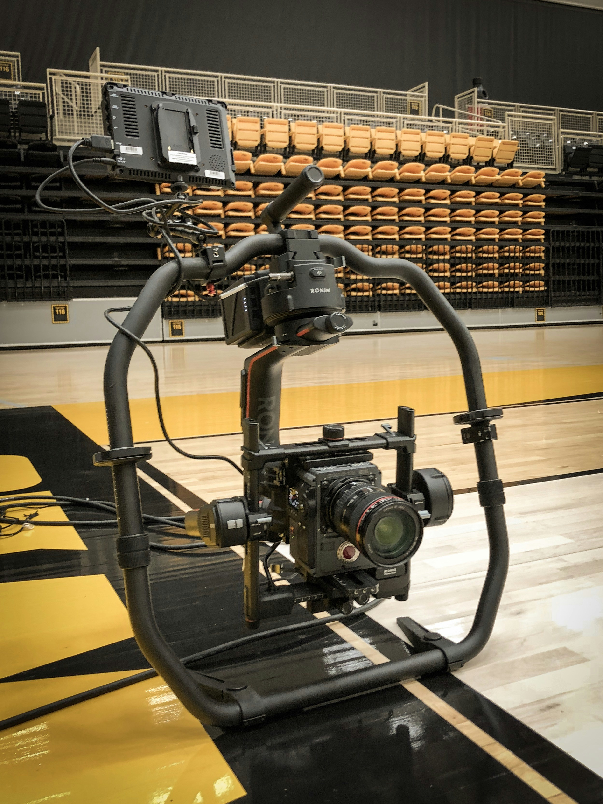 Black and gray DSLR camera on floor photo – Free Kennesaw Image on Unsplash