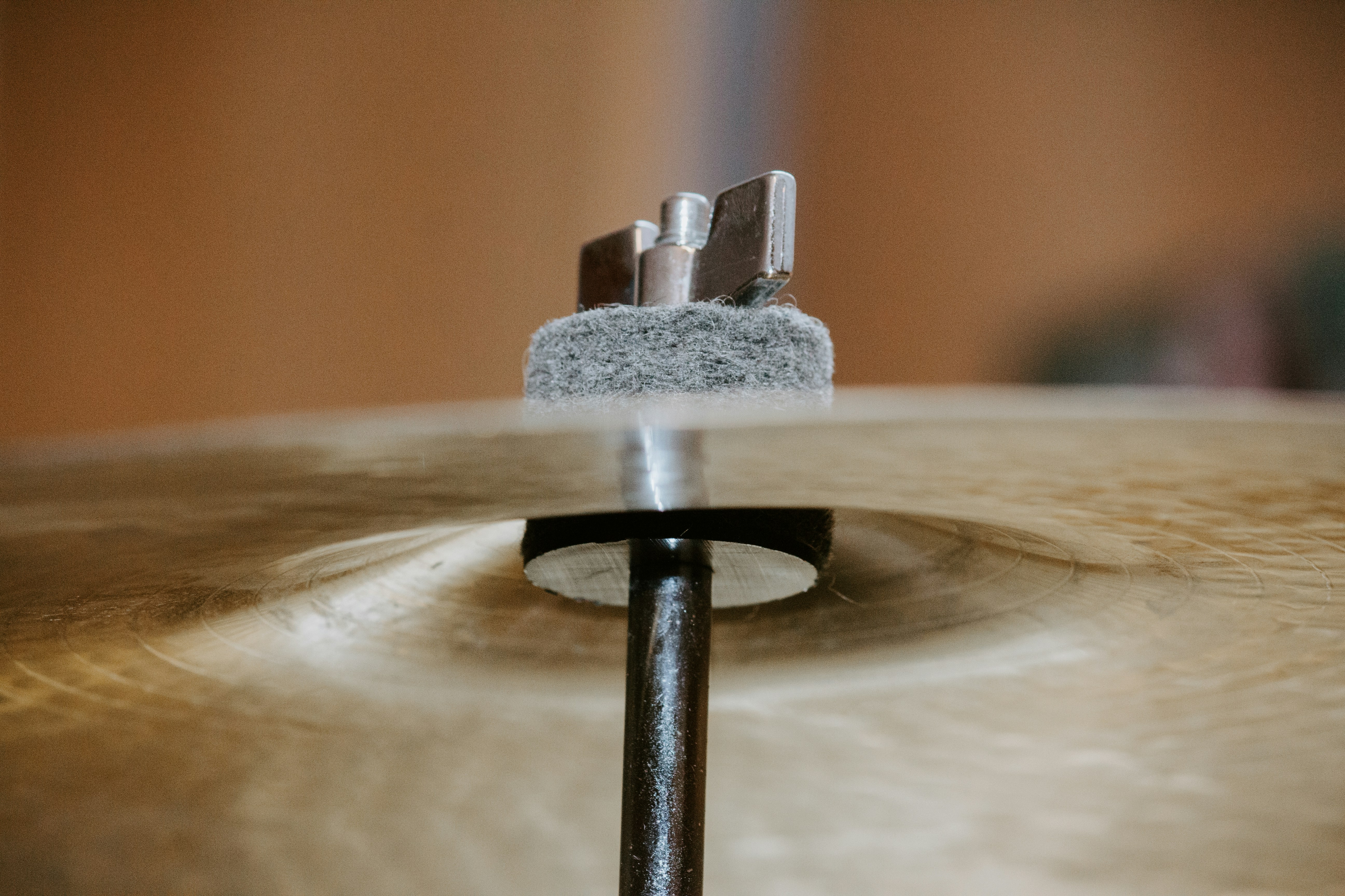 Gray metal cymbals holder photo – Free Grey Image on Unsplash