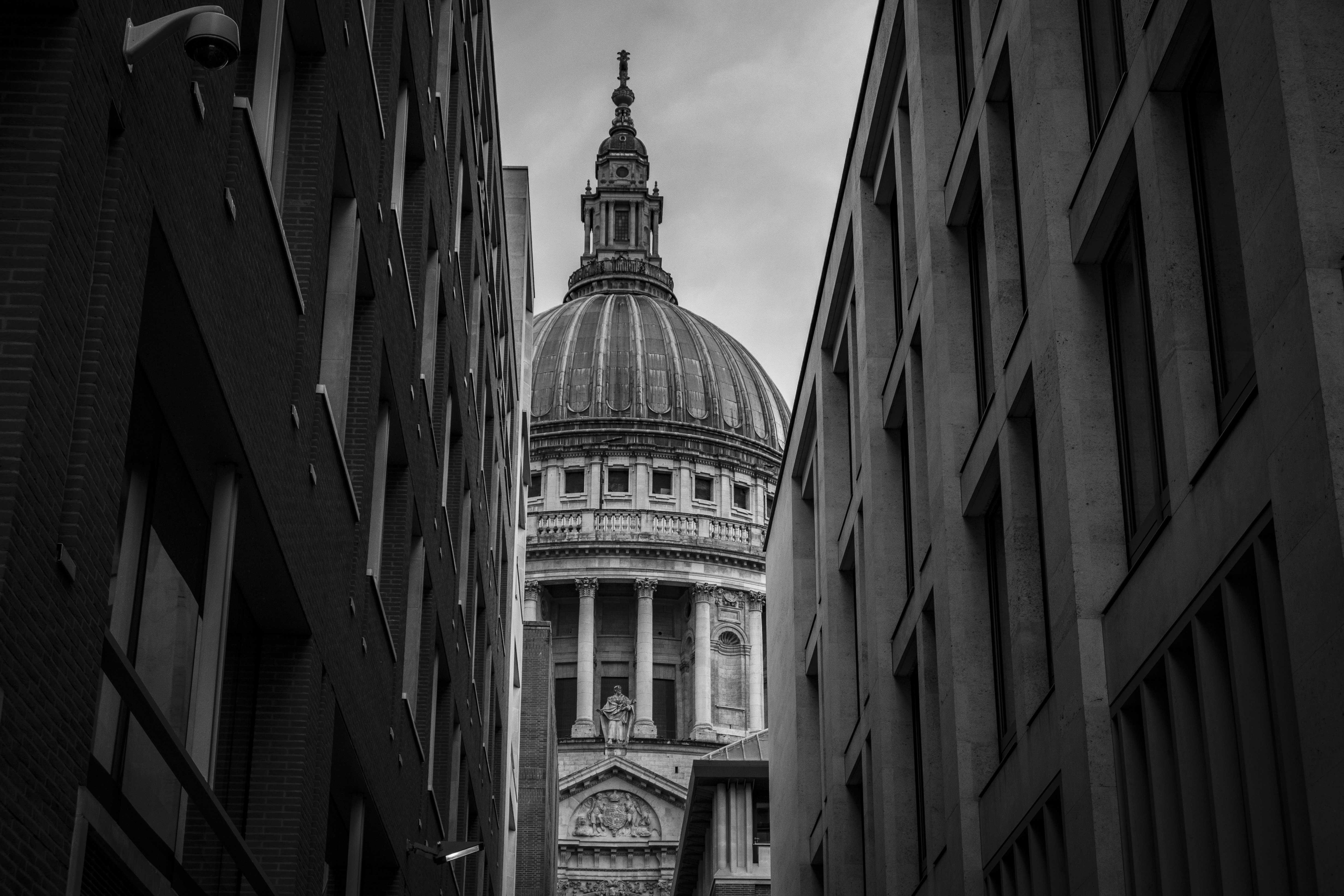 Through the Urban Canyon: A Glimpse of St Paul’sFelix Bacher