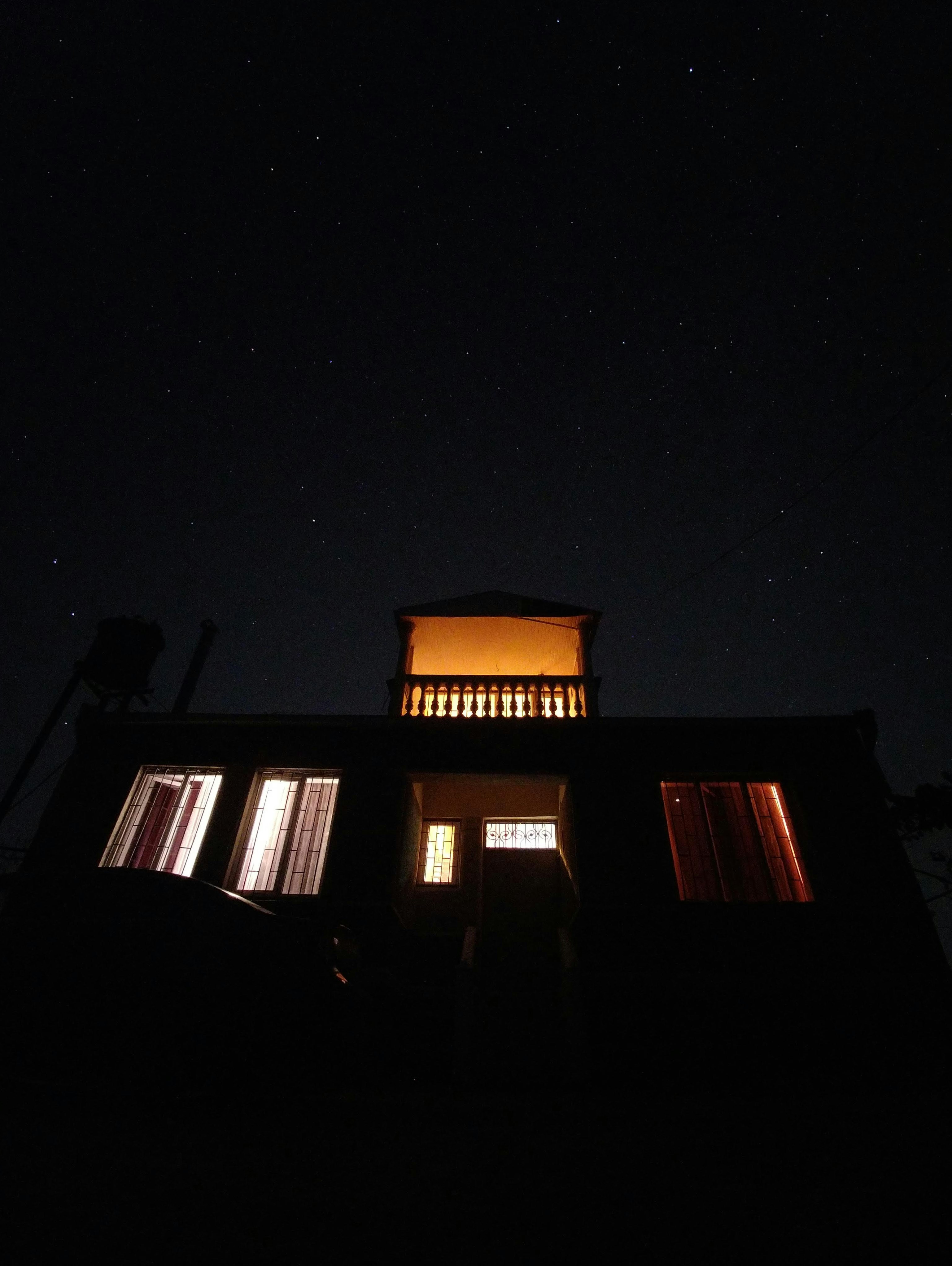 Lighted house at nighttime photo – Free Gori Image on Unsplash