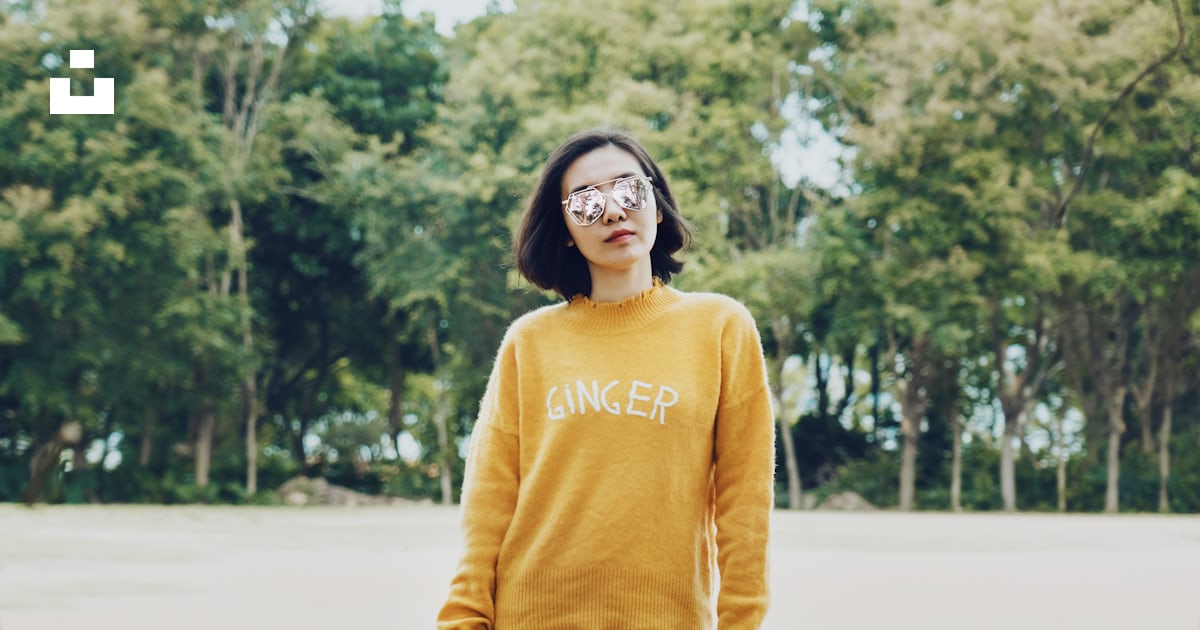 검은 Dslr 카메라를 들고 있는 여자 사진 Unsplash의 무료 아시아 소녀 이미지