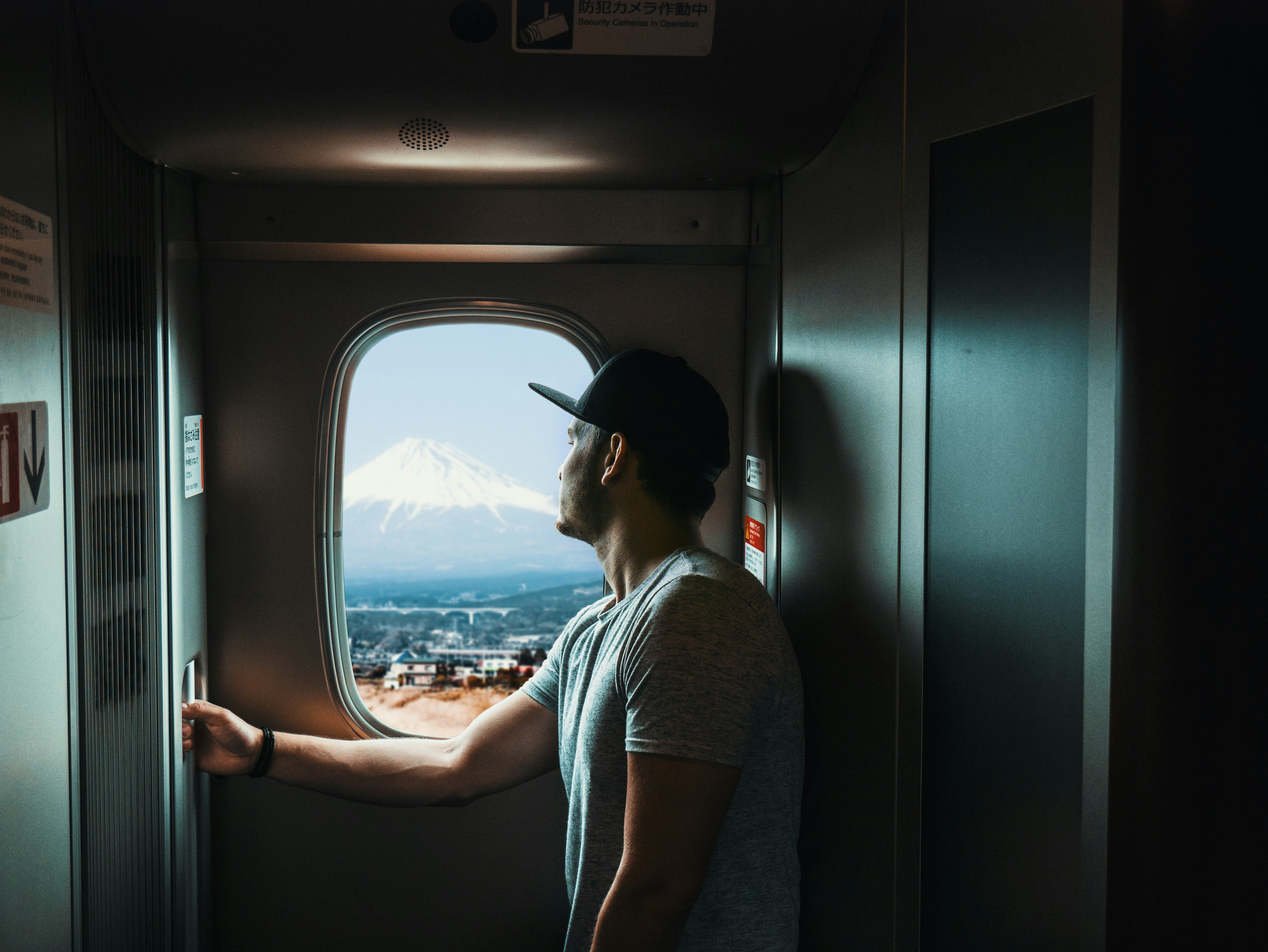 Train Window View Pictures | Download Free Images on Unsplash