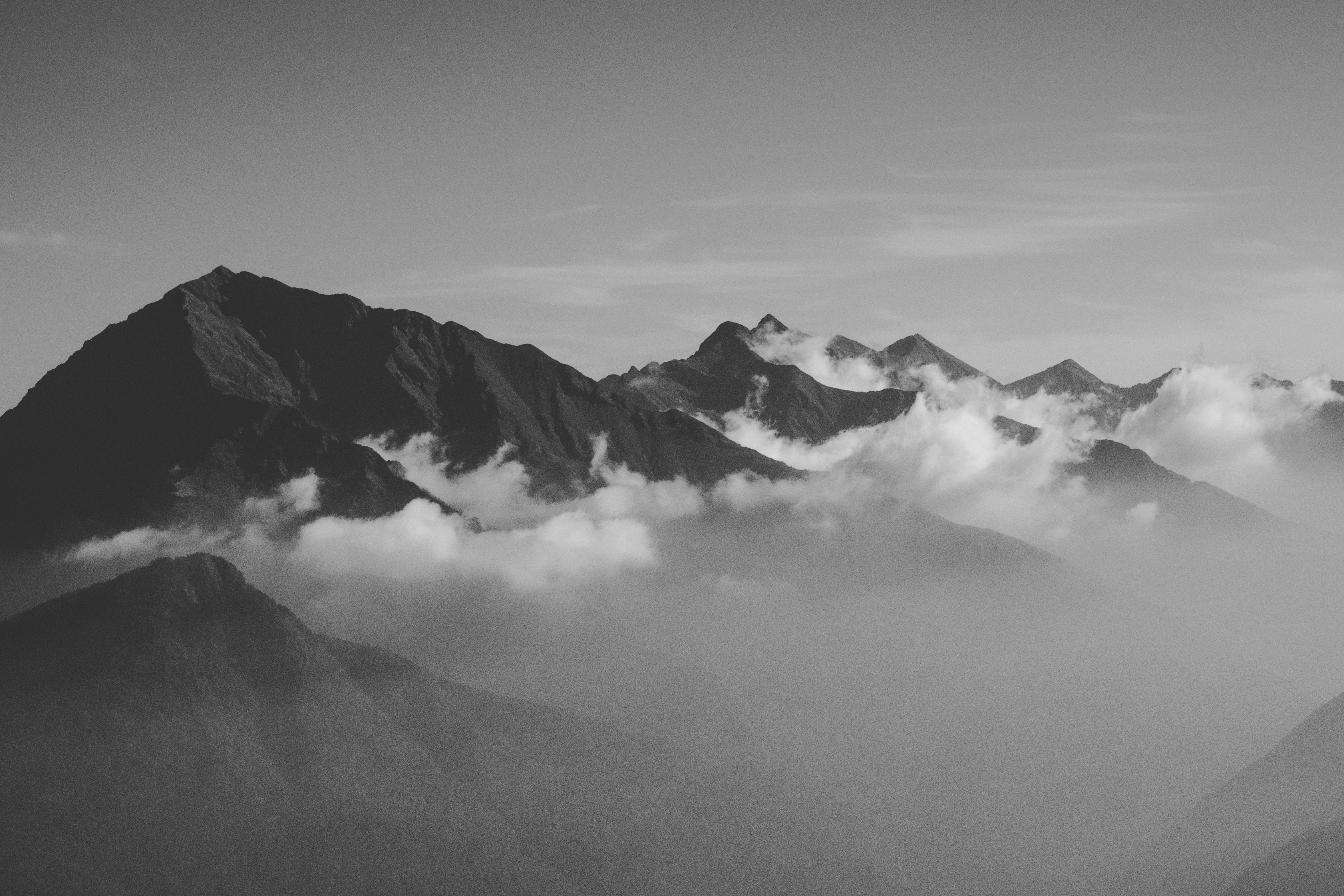 30,000+ Grey Mountain Pictures | Download Free Images on Unsplash