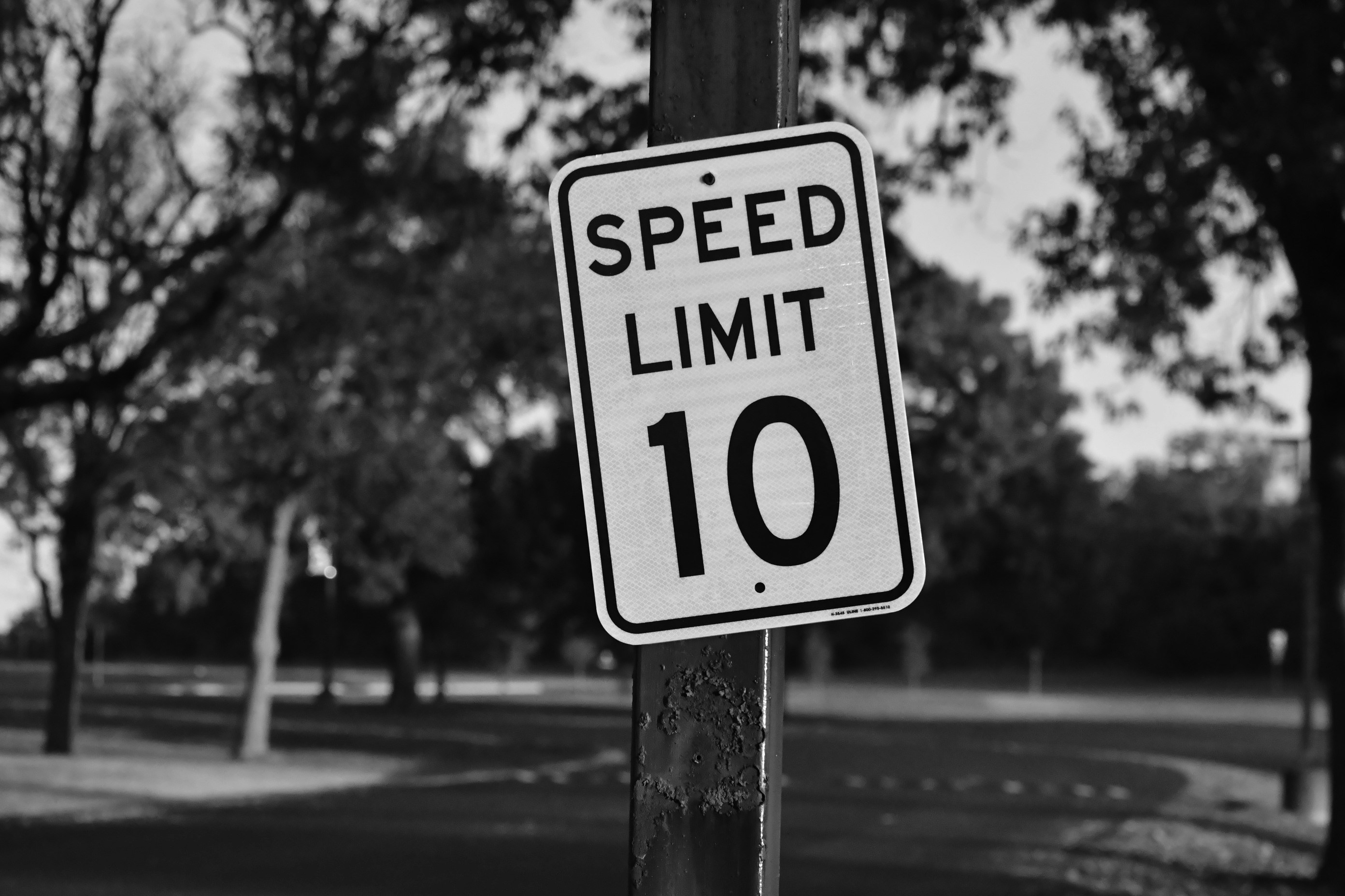 Speed limit 10 signboard photo – Free Plant Image on Unsplash