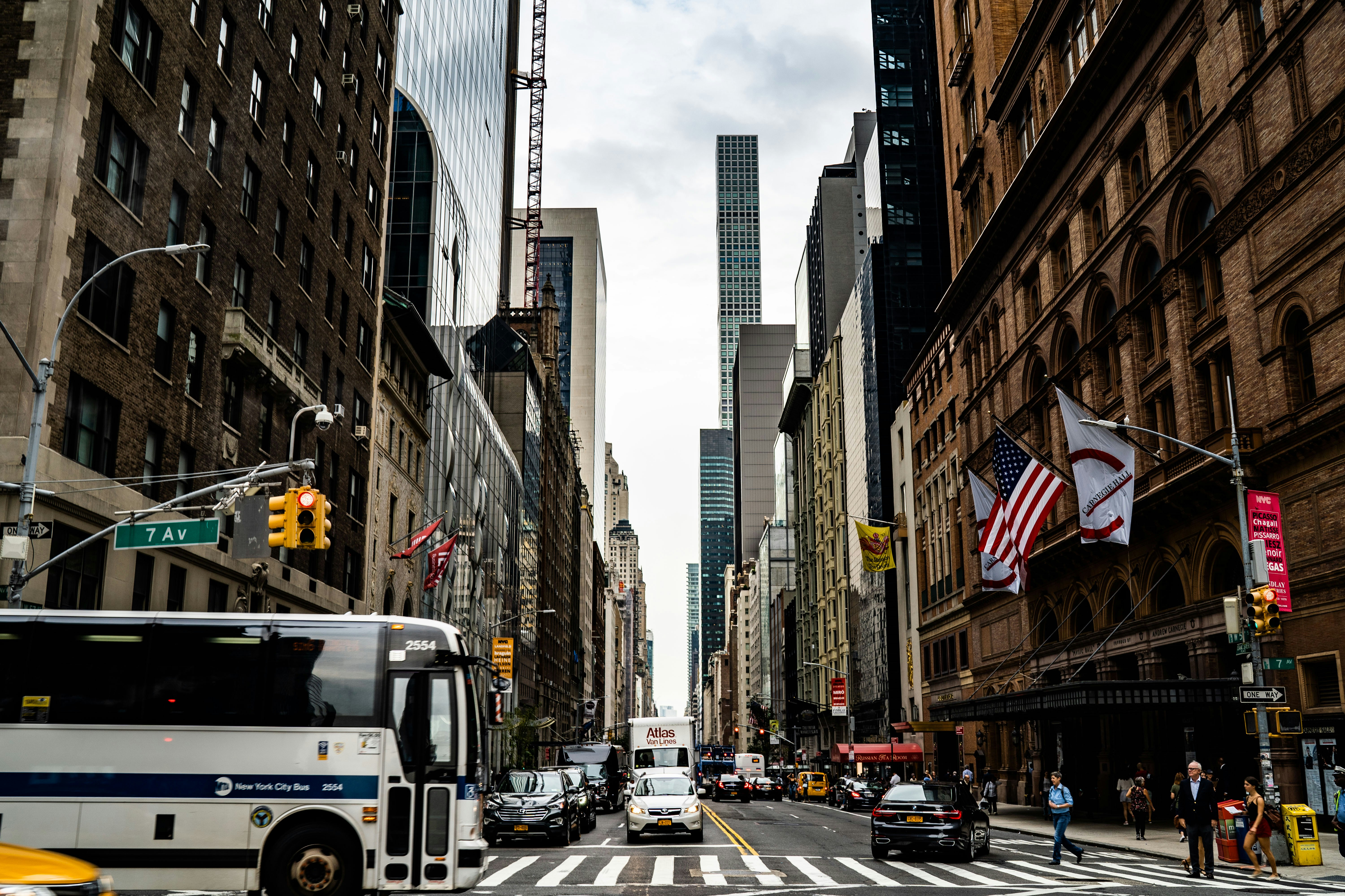White and blue transit bus photo – Free Car Image on Unsplash