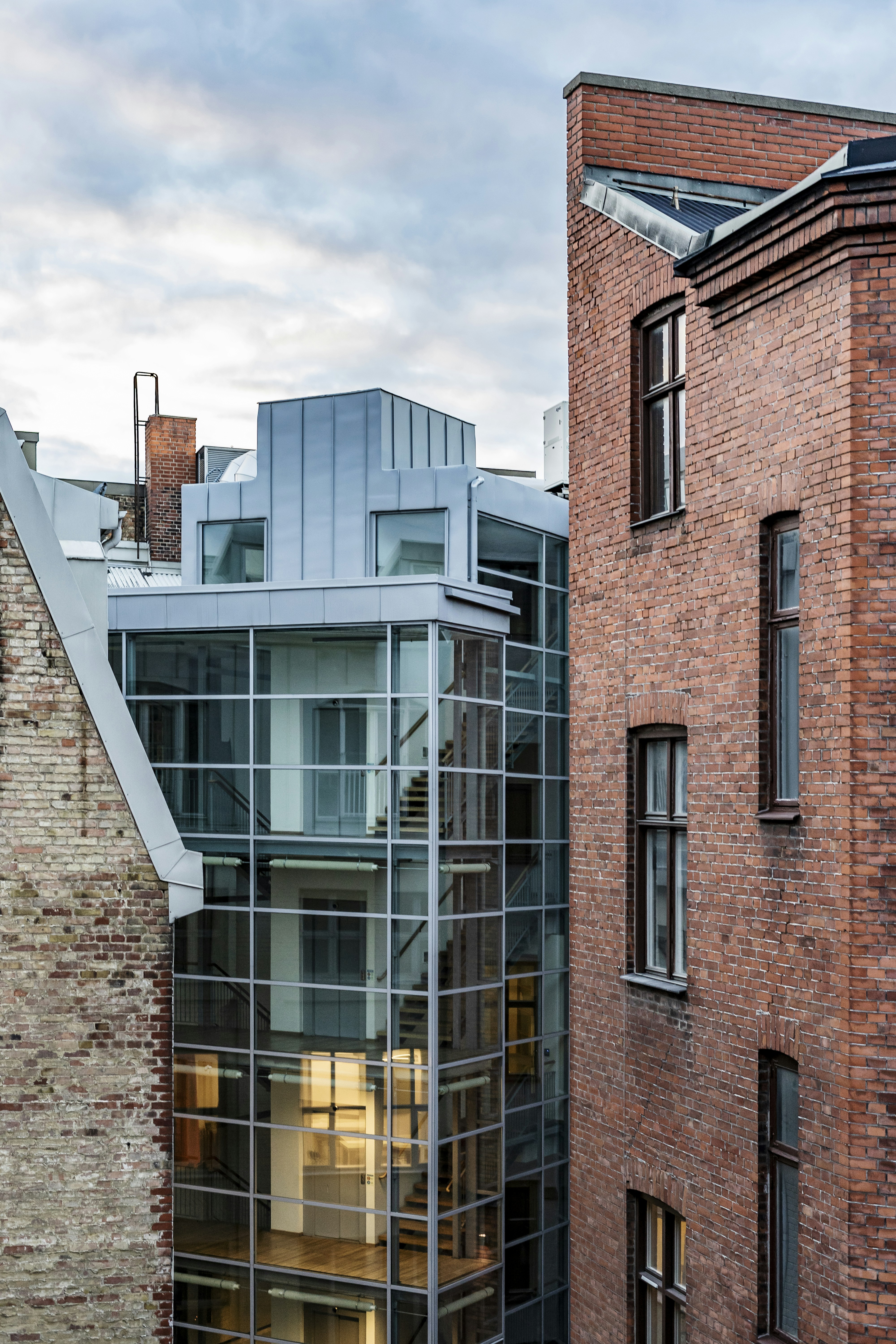 Mid rise building during daytime photo – Free Brick Image on Unsplash