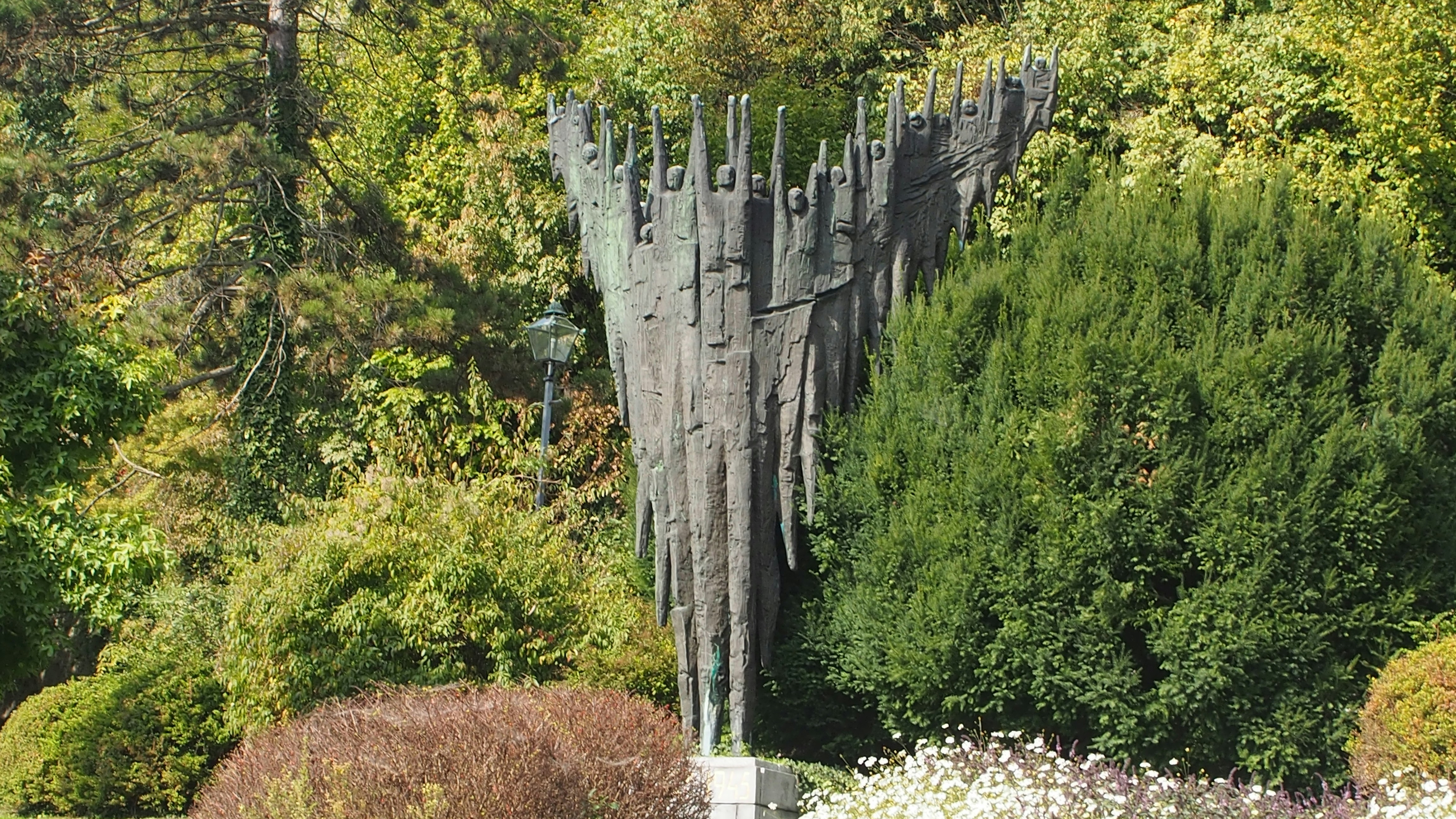 green trees during daytime