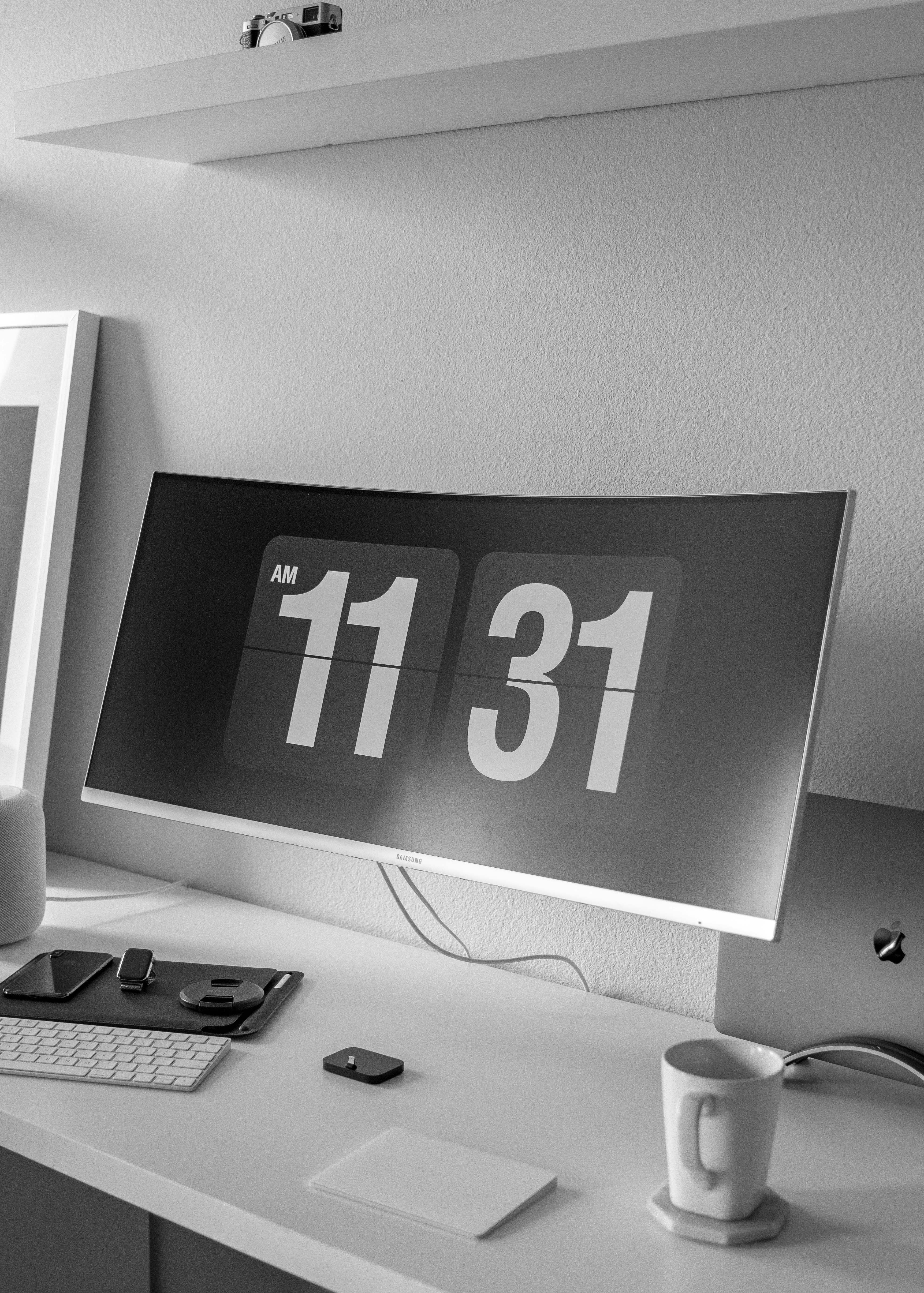 Monochrome Workspace: Time on the Big Screen