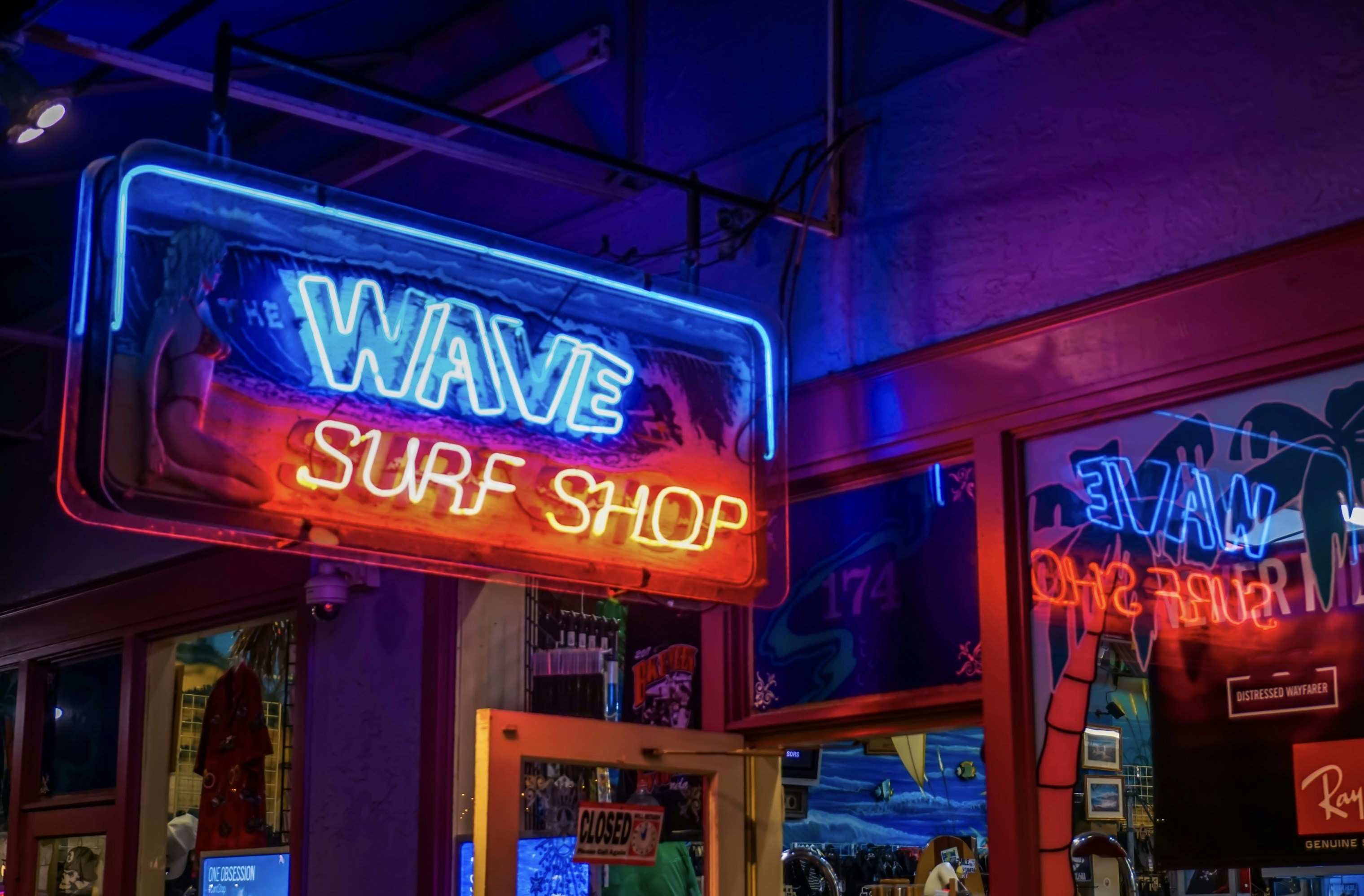 Foto Señalización LED Wave Surf Shop – Imagen Comida gratis en Unsplash
