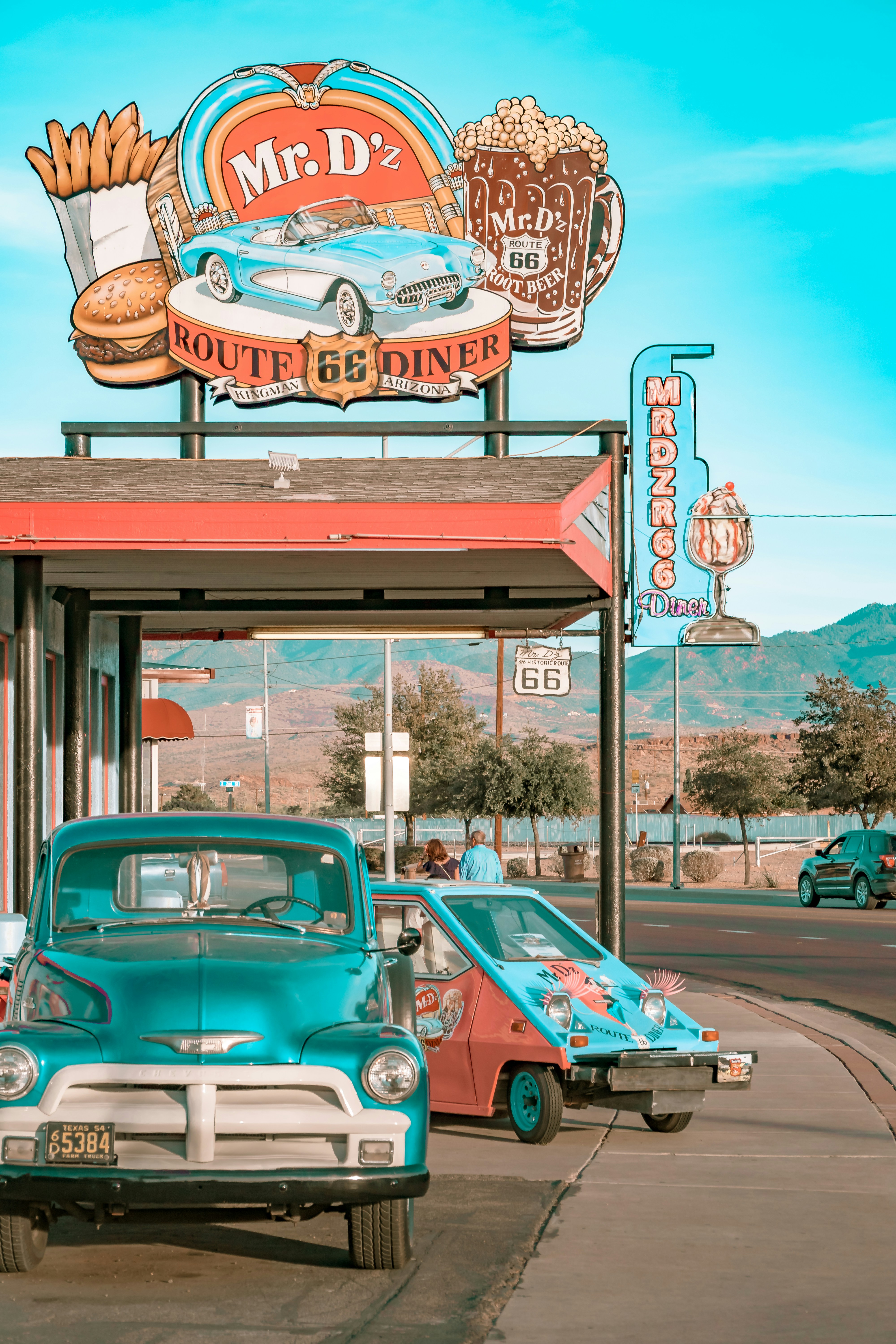 Mr. D South Diner shop front photo – Free Diner Image on Unsplash