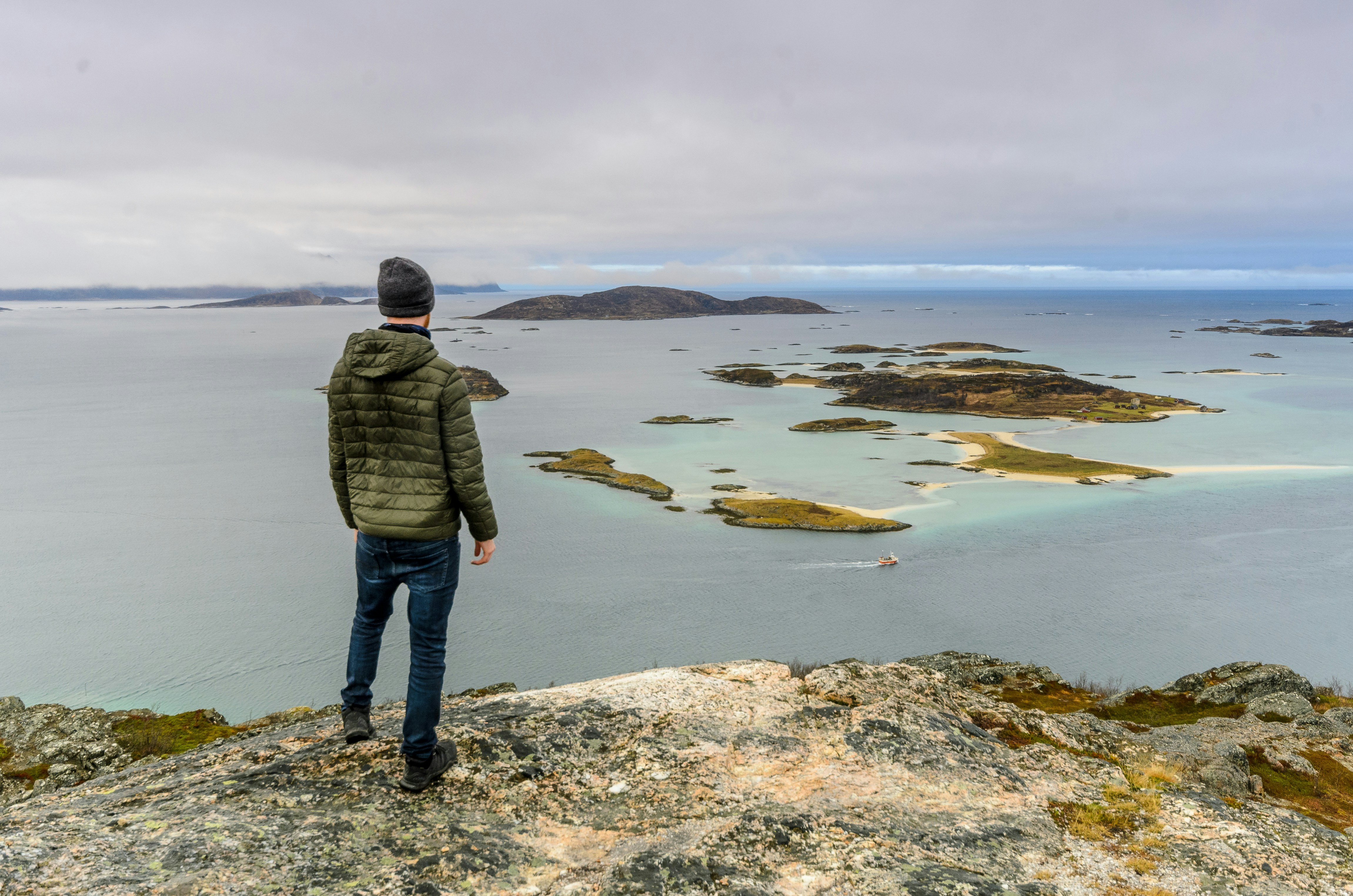 Overlooked Edge: A lone wanderer at the misty archipelago