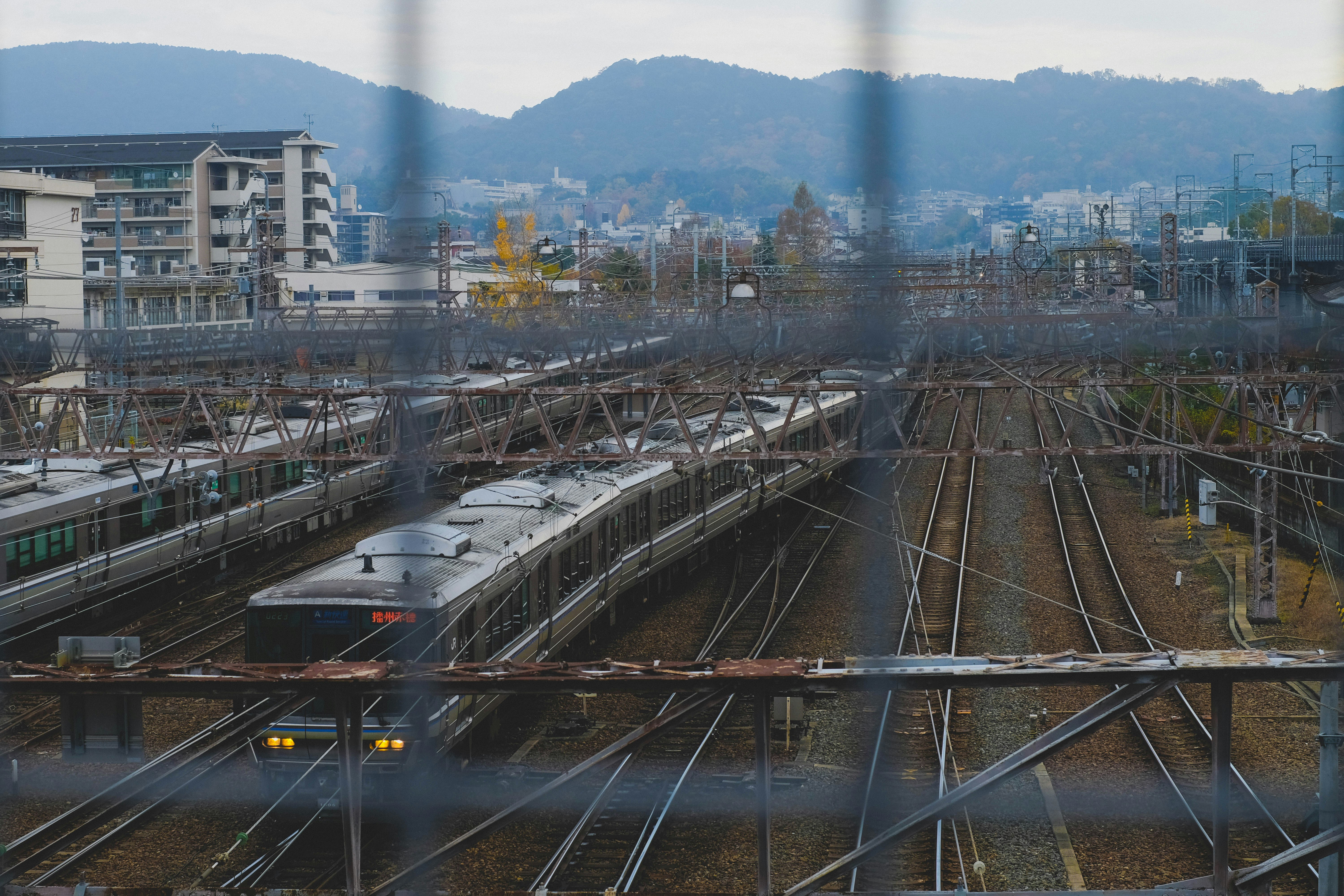 Gray train on railroad during daytime photo – Free Grey Image on Unsplash