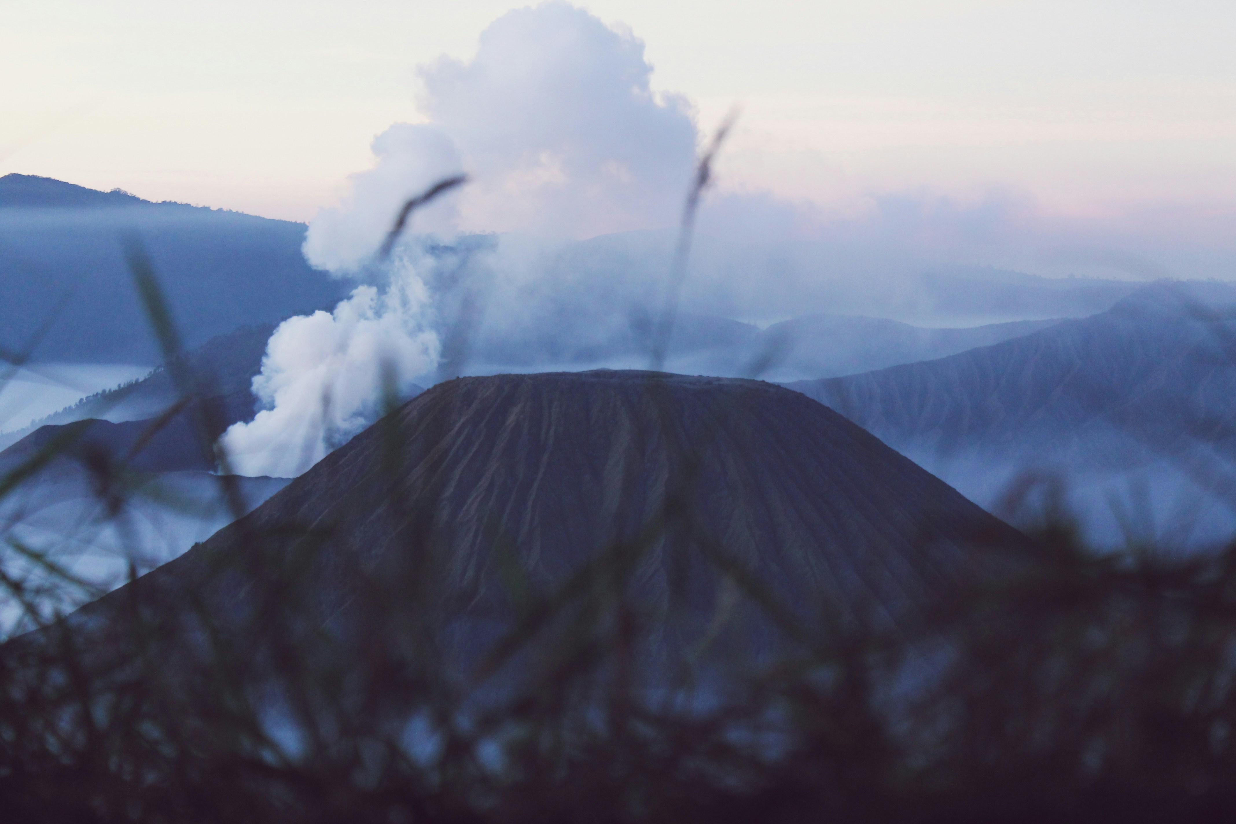 Brown volcano photo – Free Grey Image on Unsplash