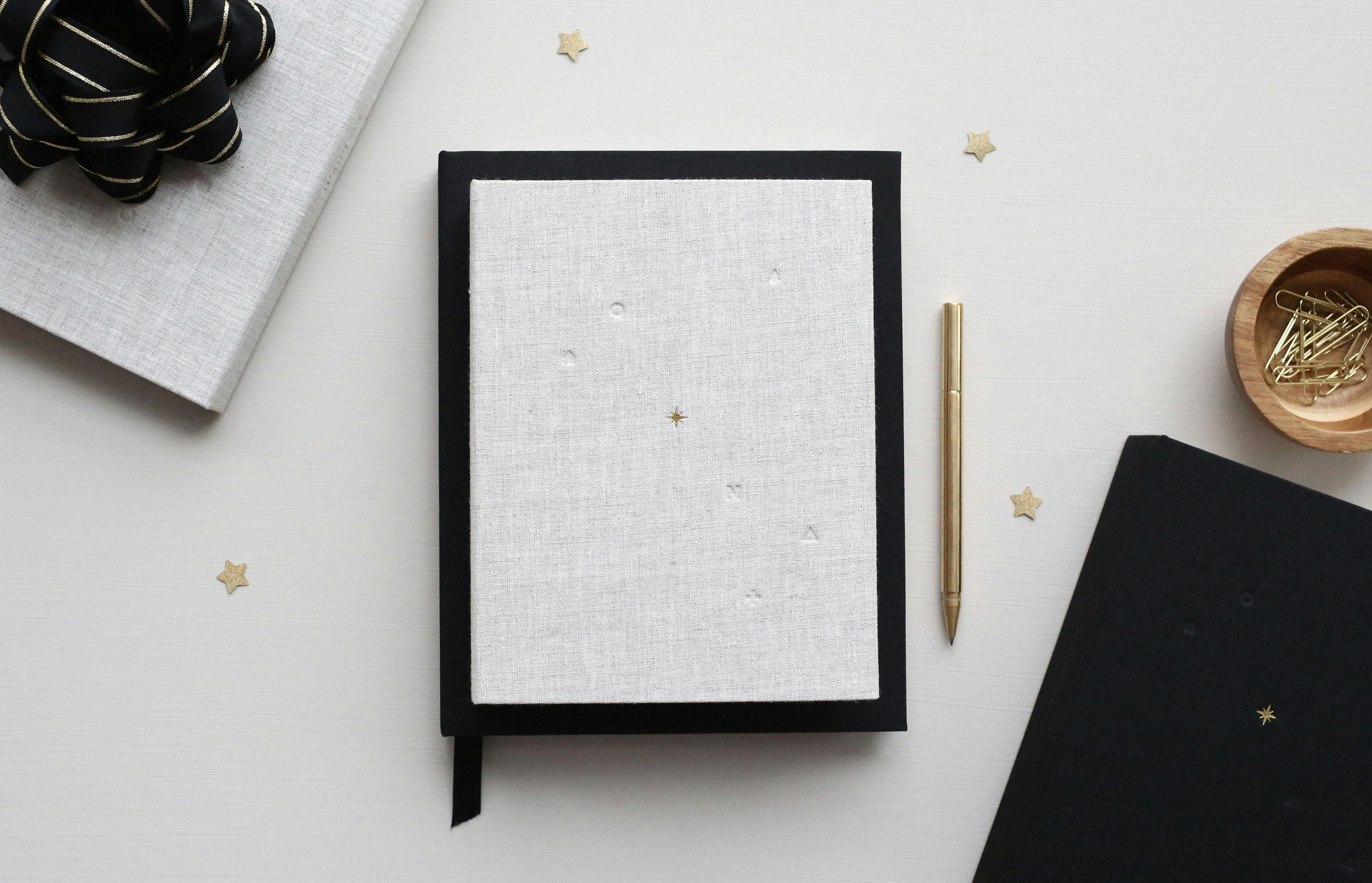 White and black note photo – Free Grey Image on Unsplash