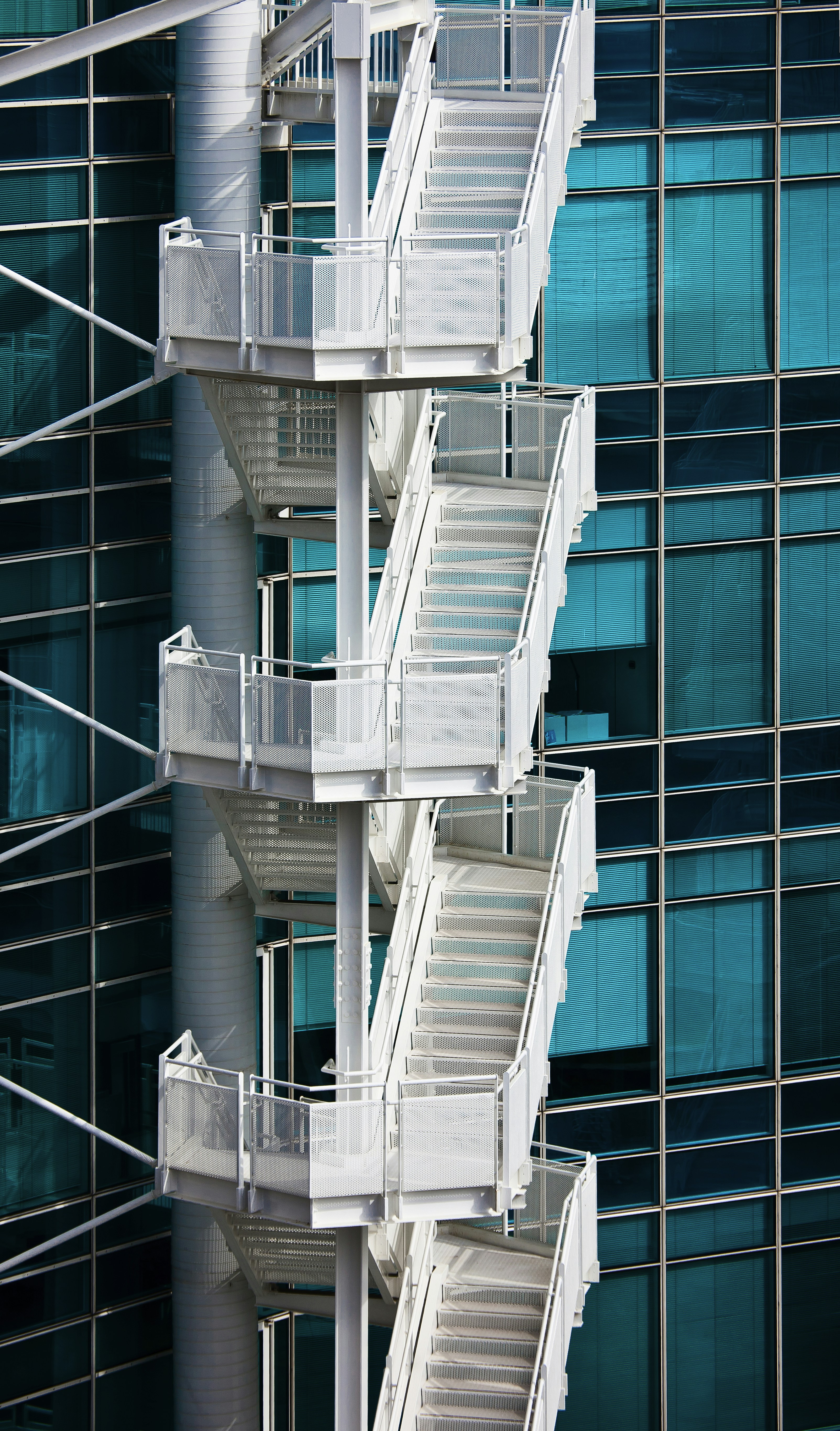 Four white stairs photo – Free Barcelona Image on Unsplash