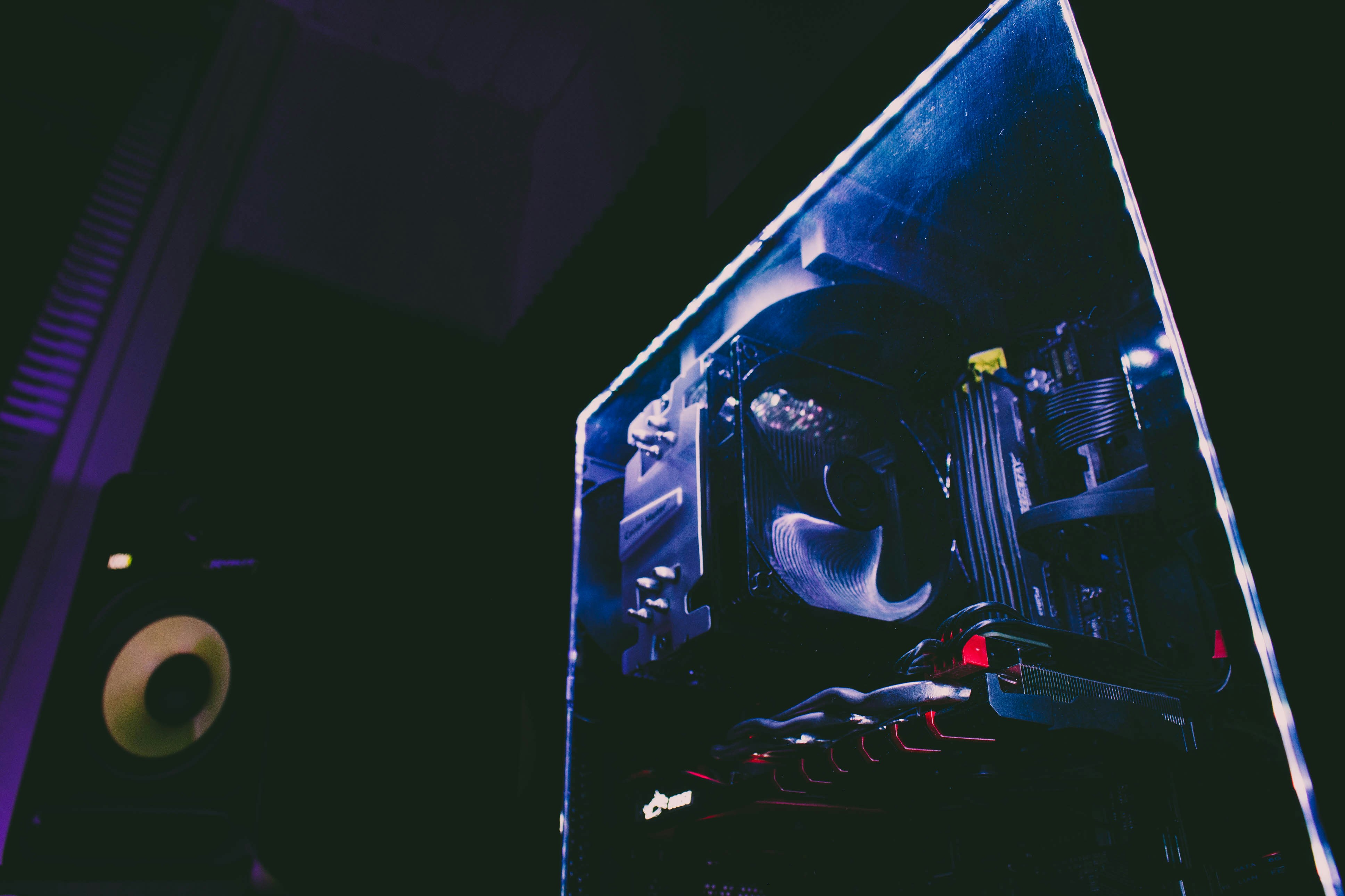 Choosing the Perfect Blue PC Case - CyberFactz