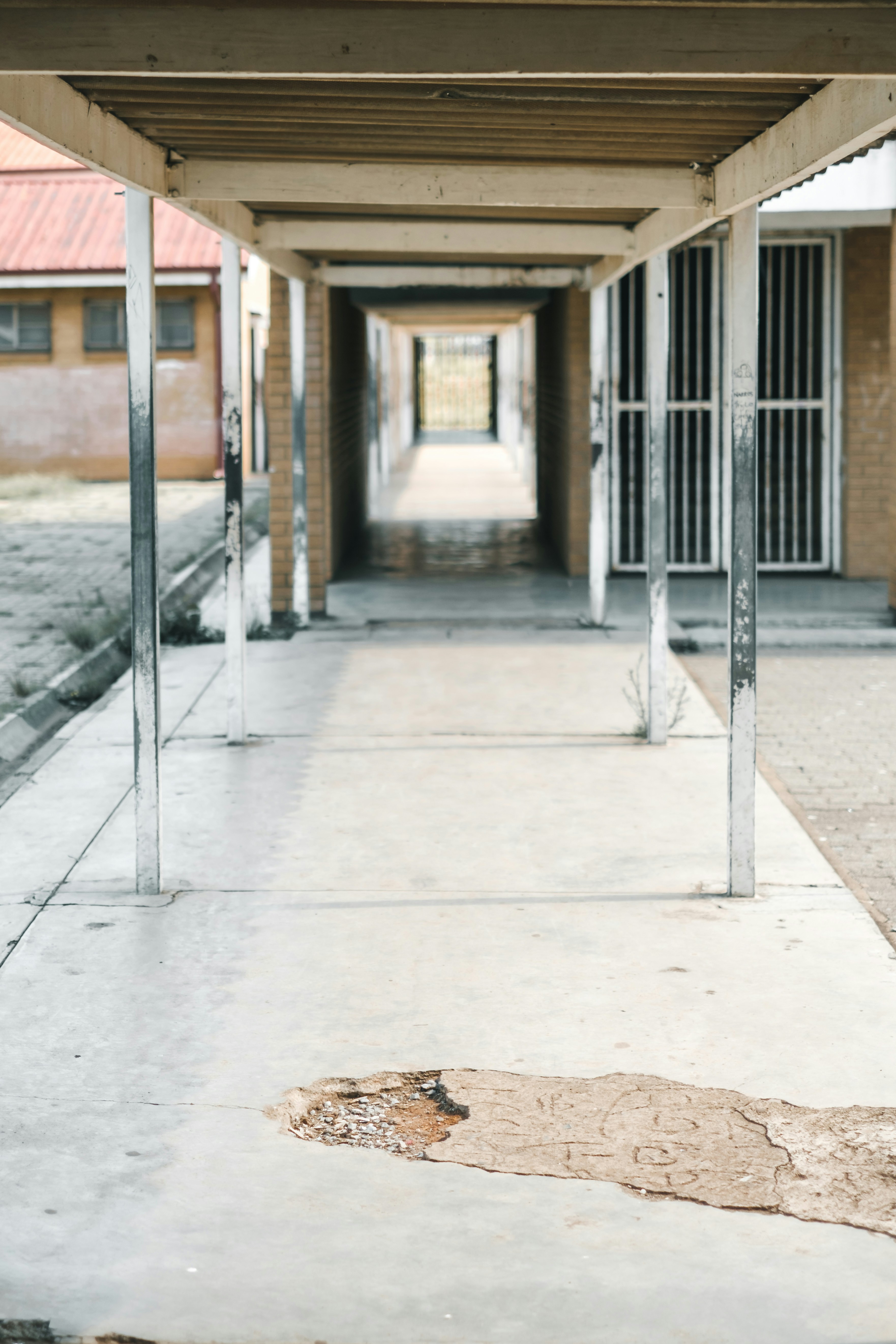 Gray concrete pathway photo – Free 1.2 Image on Unsplash