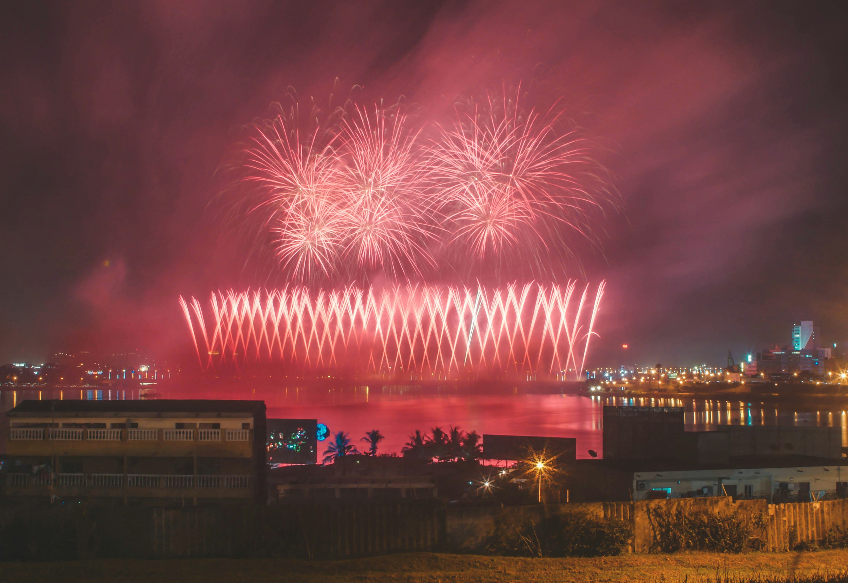 Fireworks display photo – Free Night Image on Unsplash