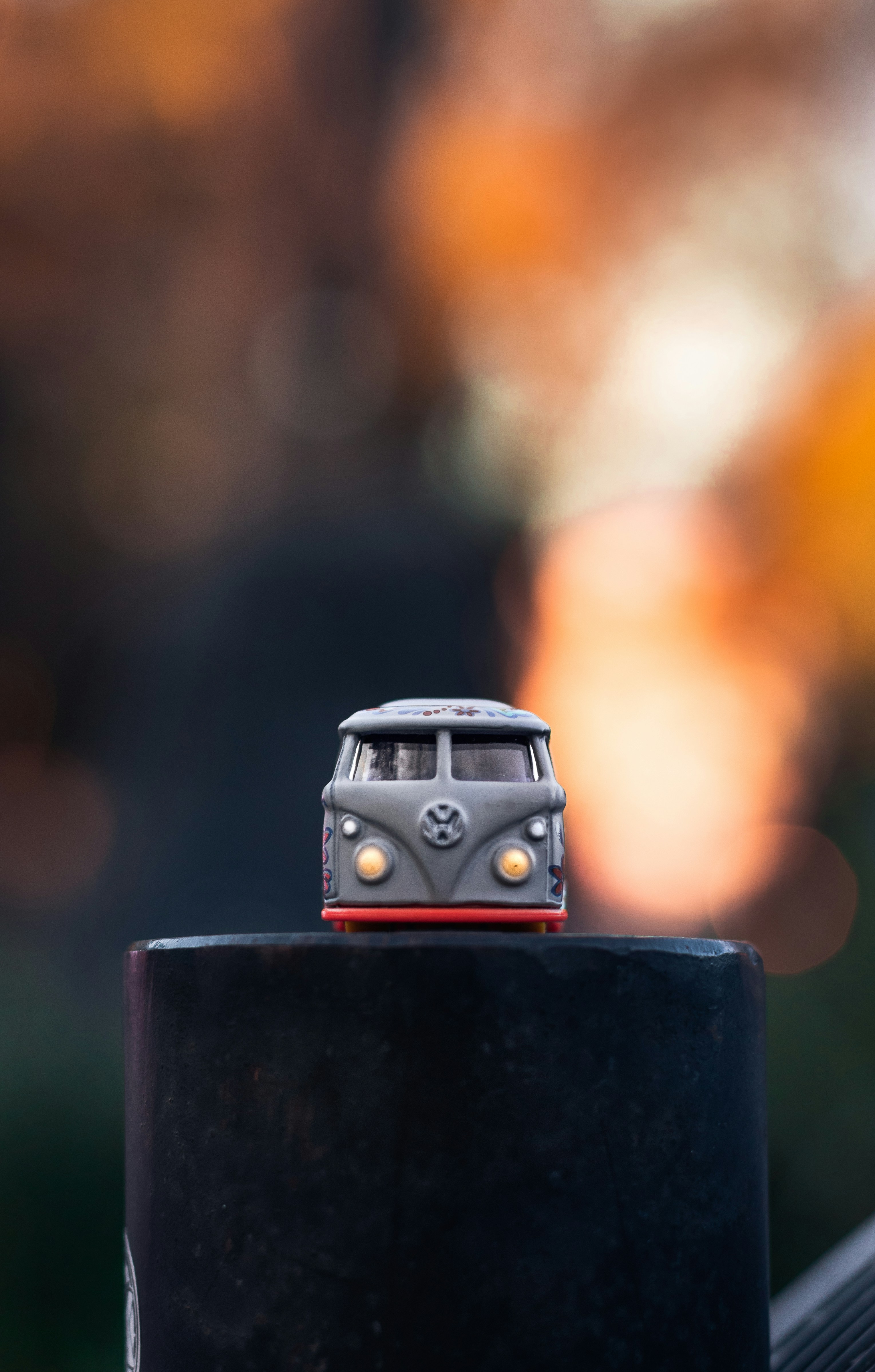 Black Volkswagen van scale model photo – Free Combi Image on Unsplash