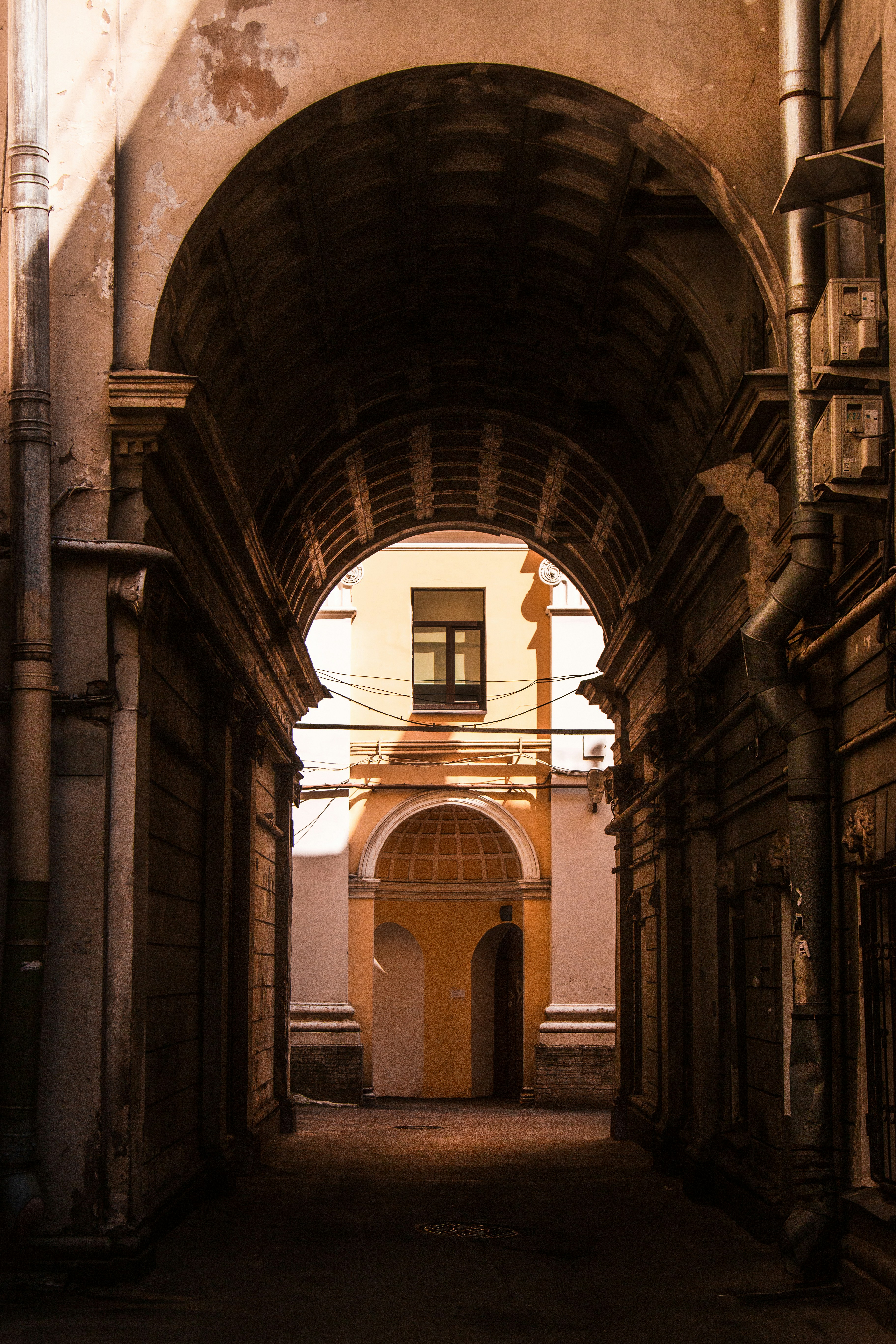 Beige commercial building photo – Free Spb Image on Unsplash