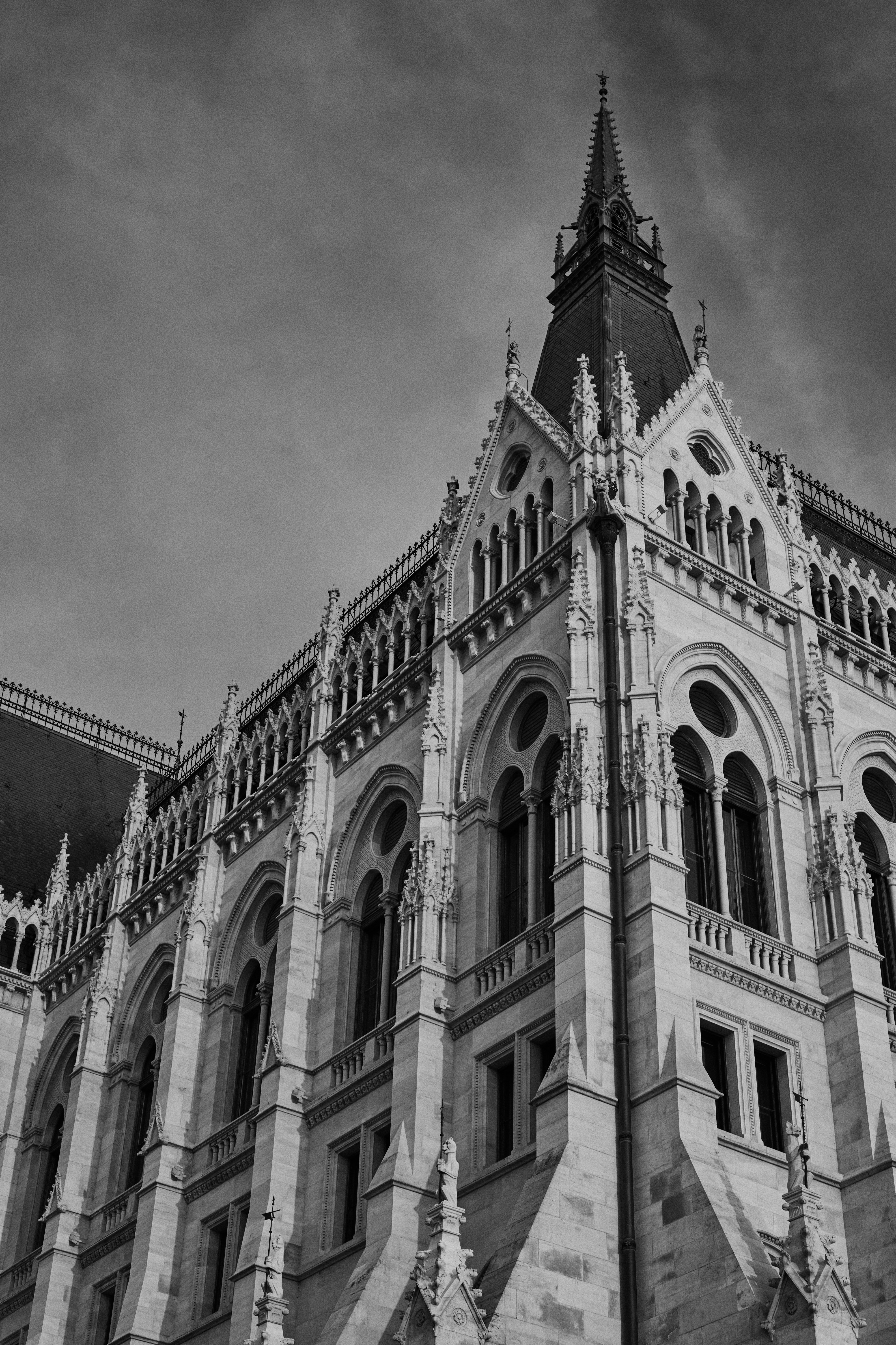 Grayscale castle photo – Free Grey Image on Unsplash