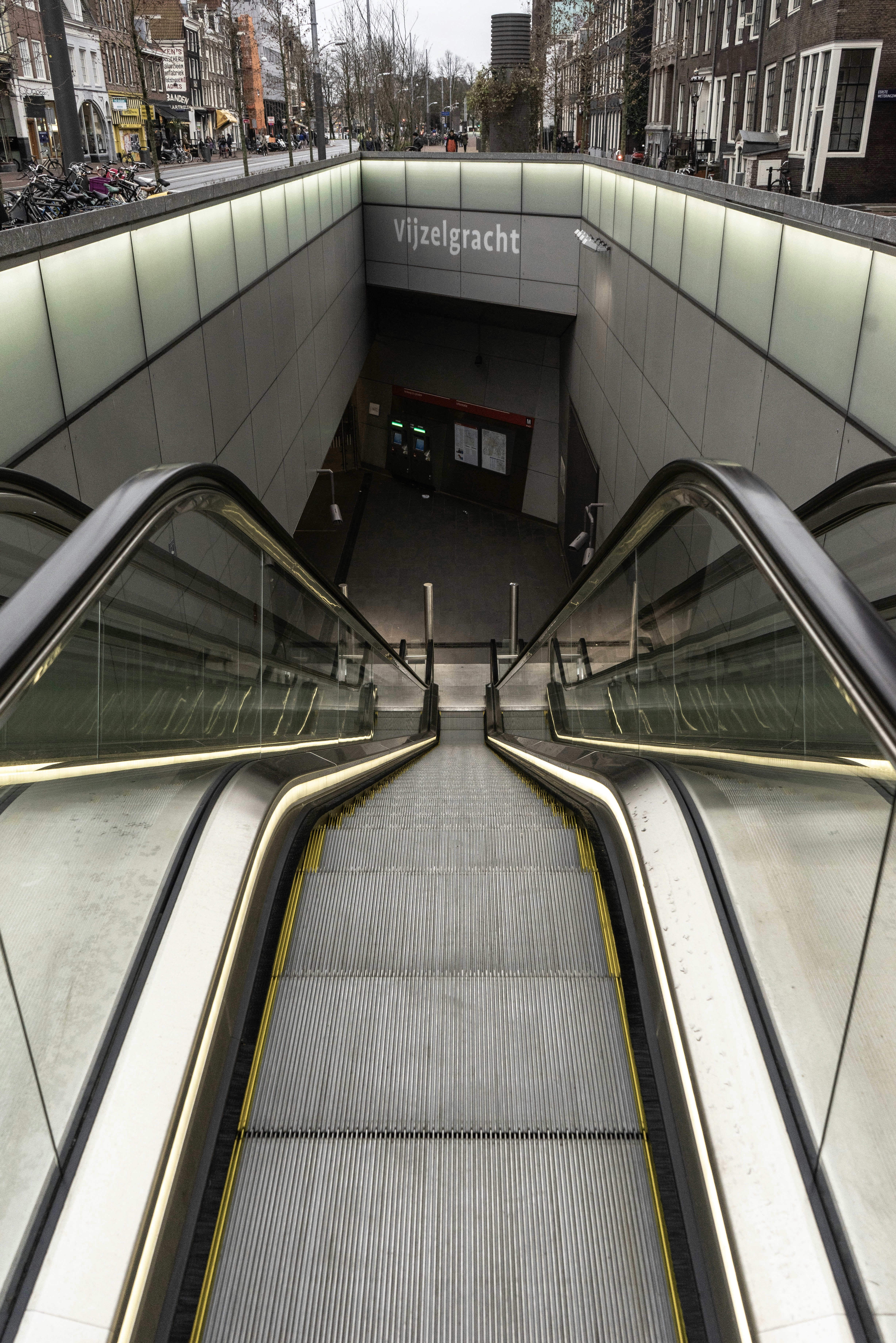 Gray escalator photo – Free Vijzelgracht Image on Unsplash