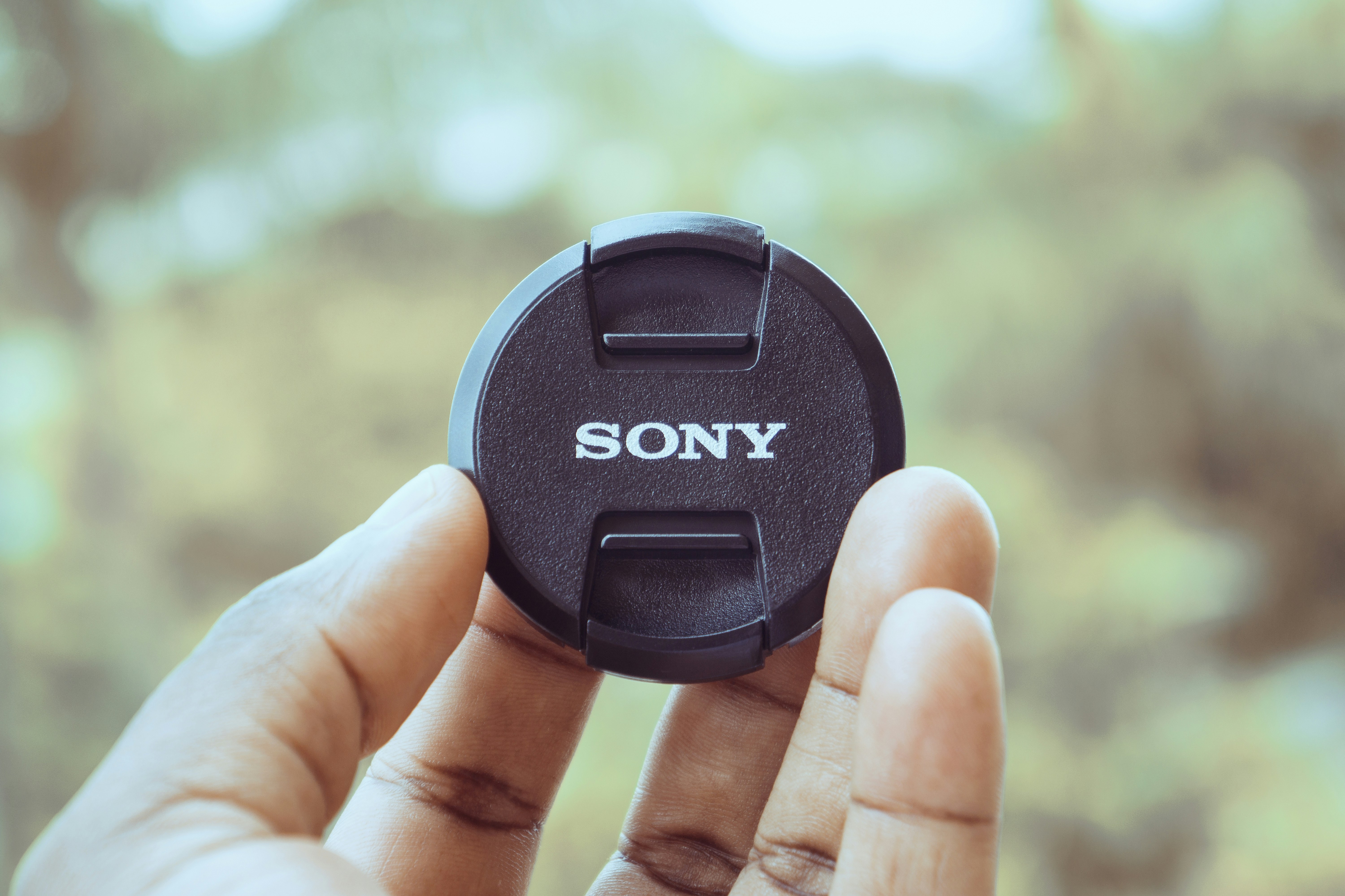 Black Sony lens cap photo – Free Grey Image on Unsplash