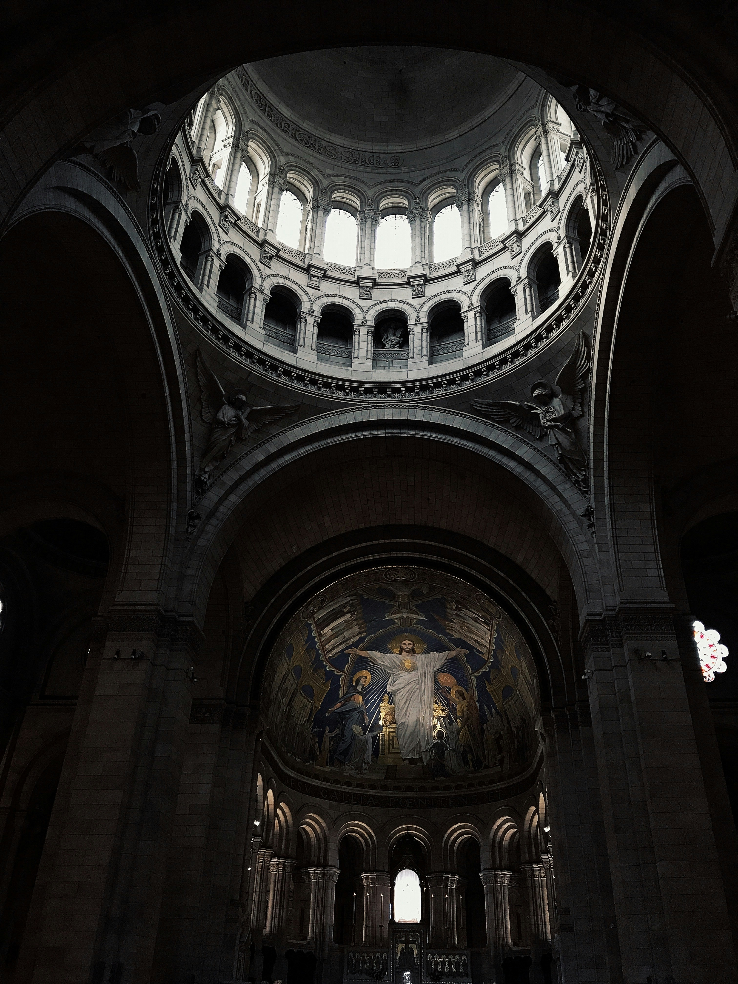 Gray arch building photo – Free Paris Image on Unsplash