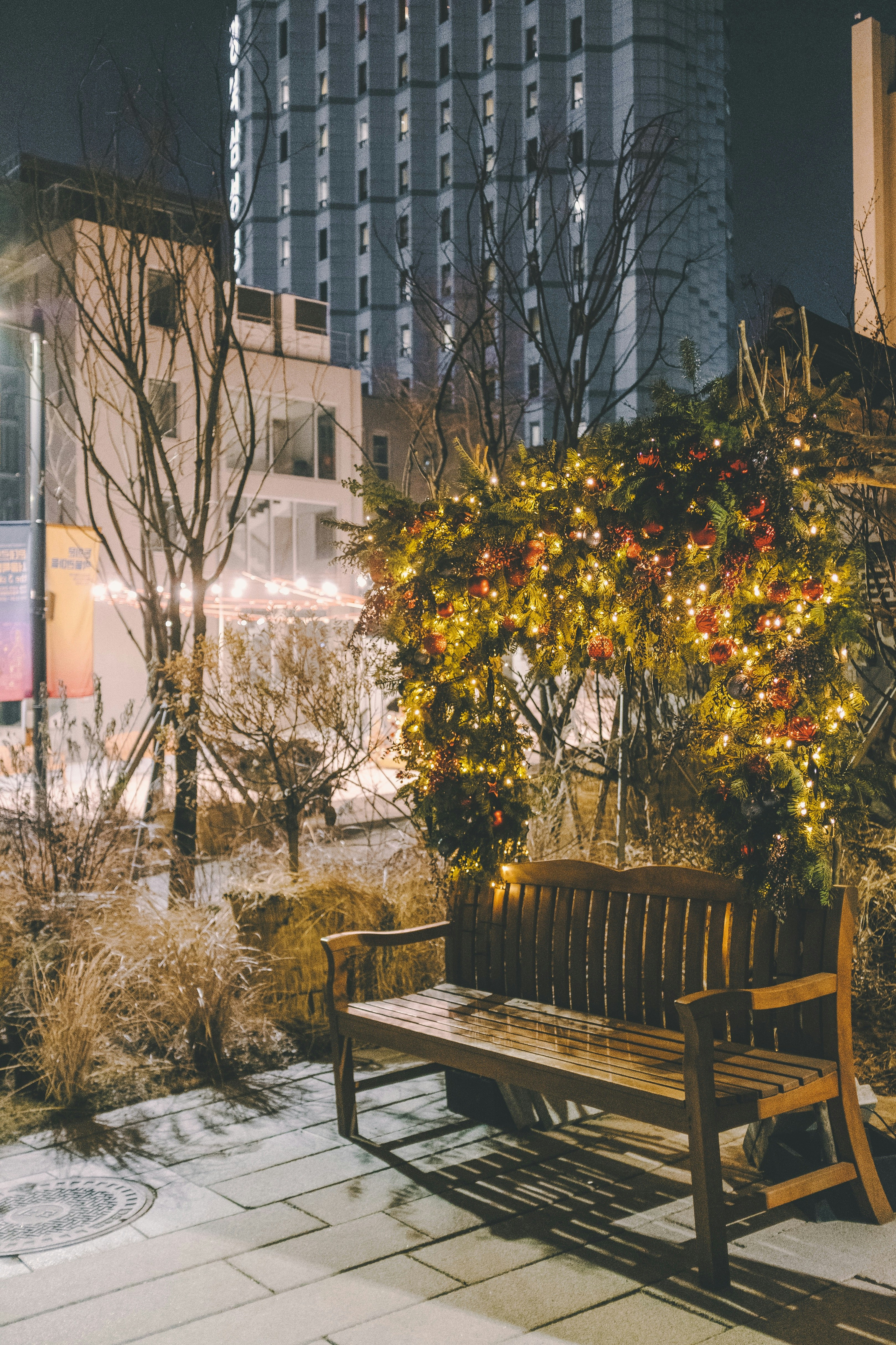 vacant brown wooden bench outdoor