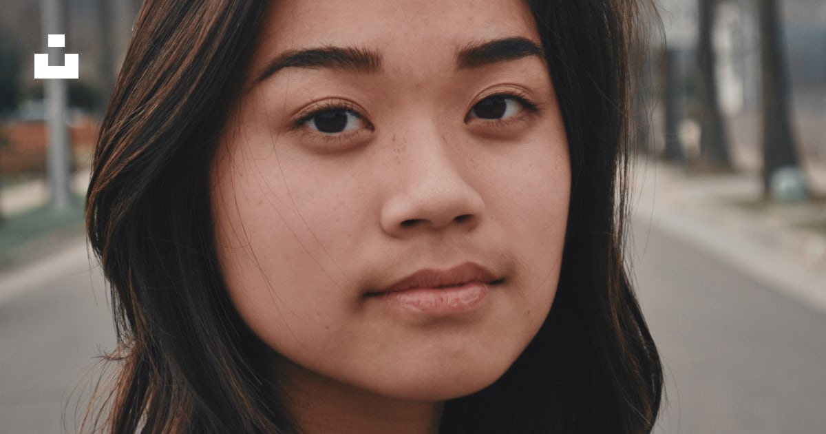 ブルーデニムジャケットを着た女性の浅い焦点の写真の写真 Unsplashの肖像の無料画像