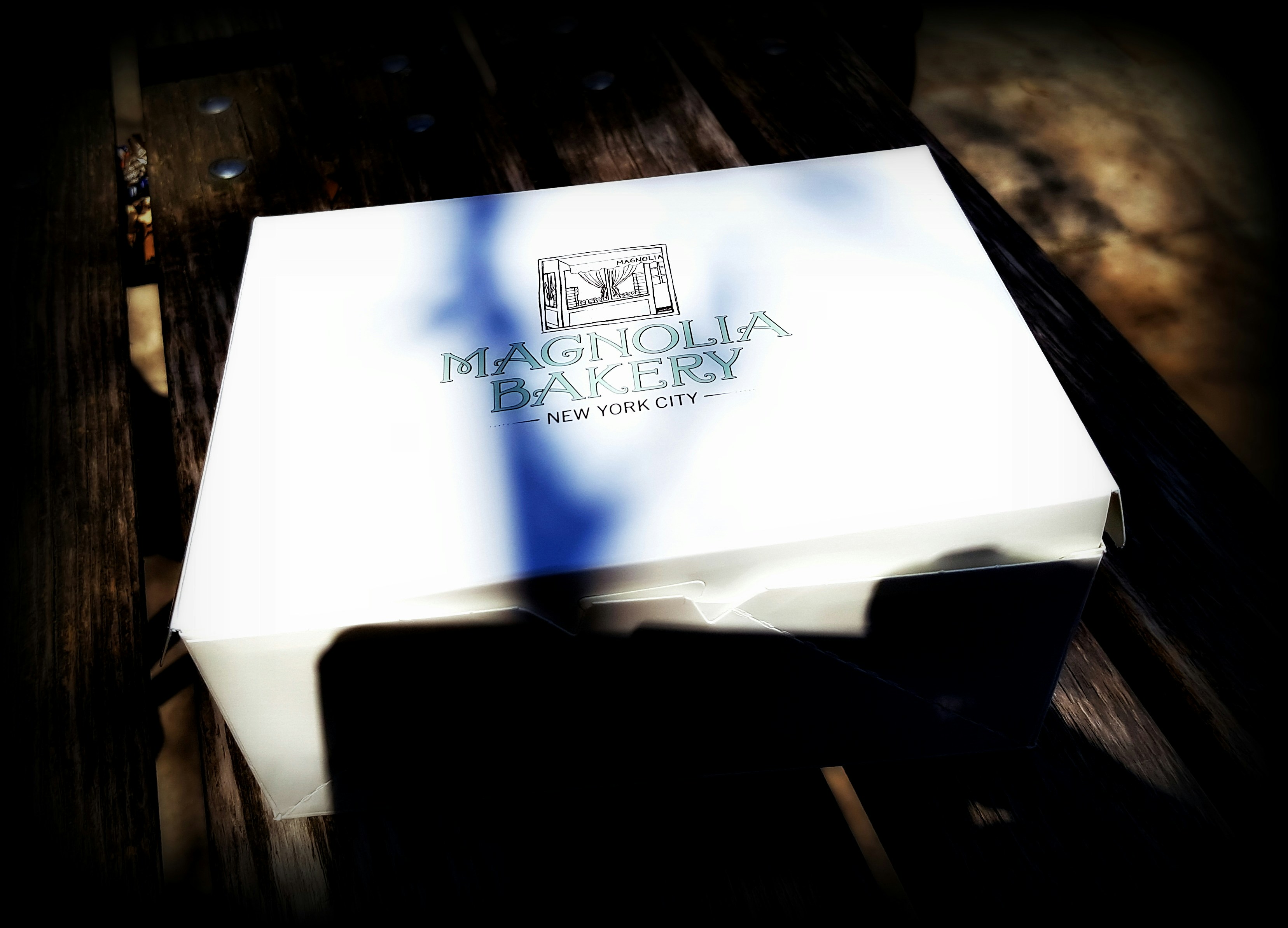 Boxed Delight: Magnolia Bakery Box Dusted by Shade