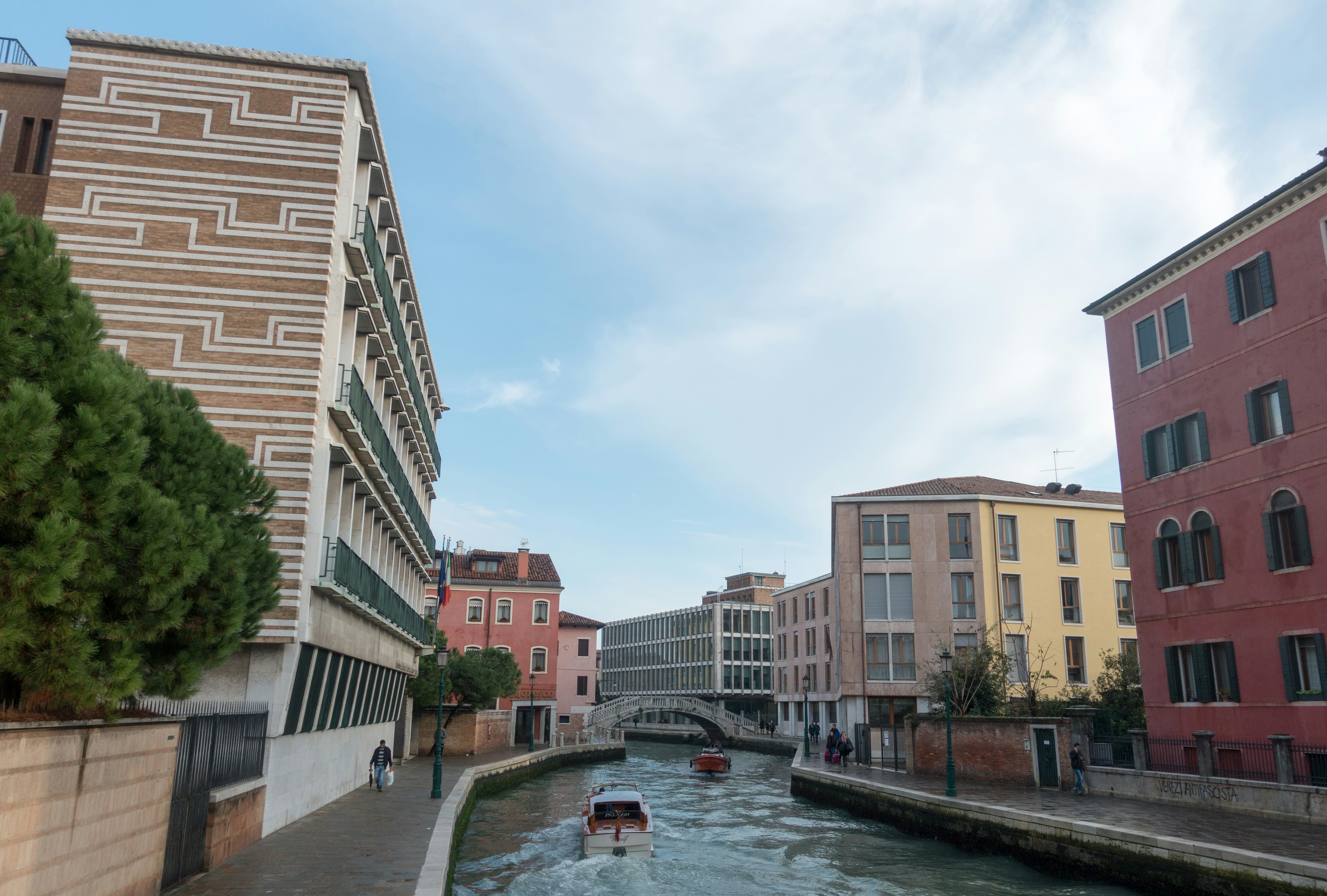 Pastel Canalfront Crossing: Quiet Waterway Between Brick and Plaster