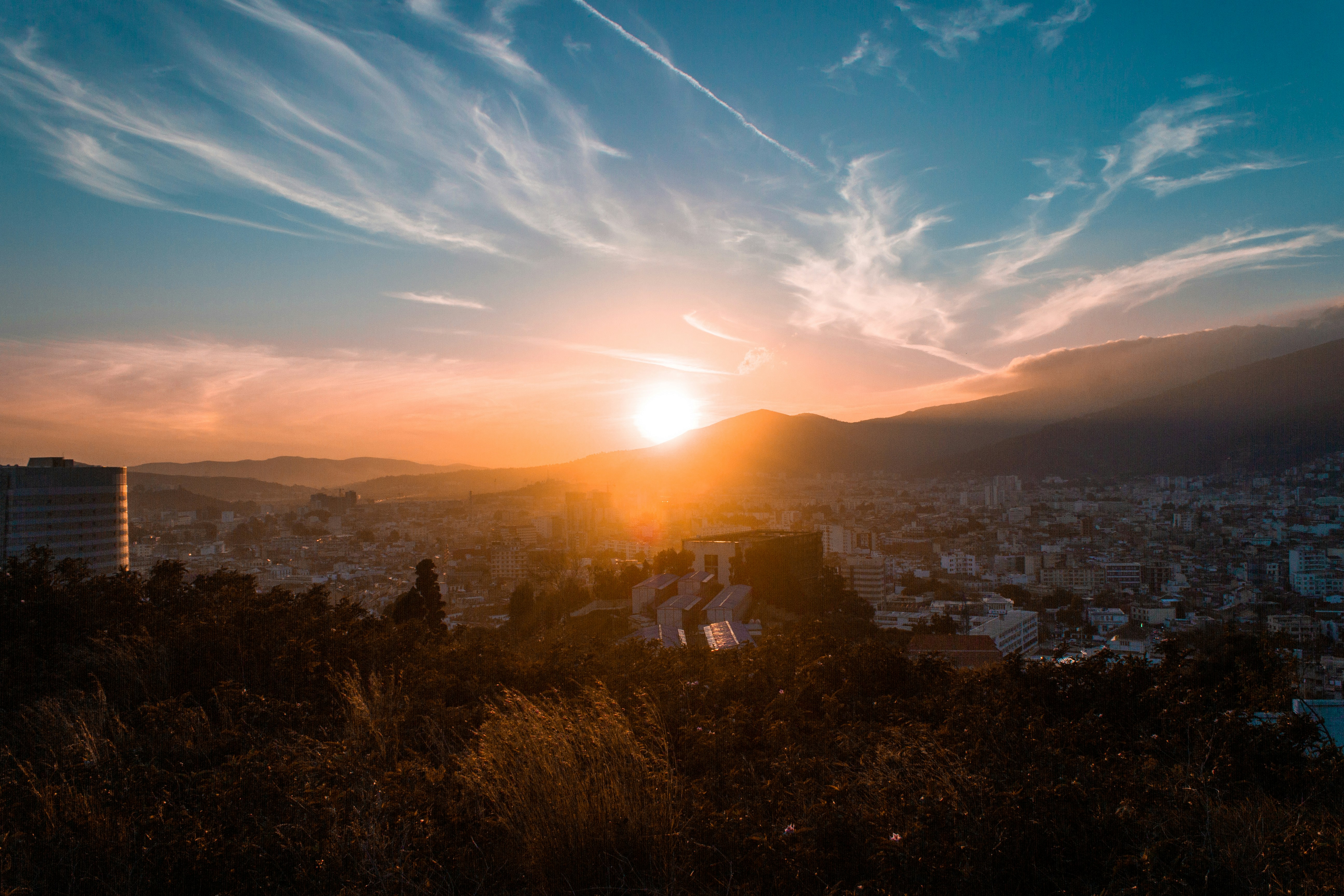 Sun shining over city photo – Free Algeria Image on Unsplash