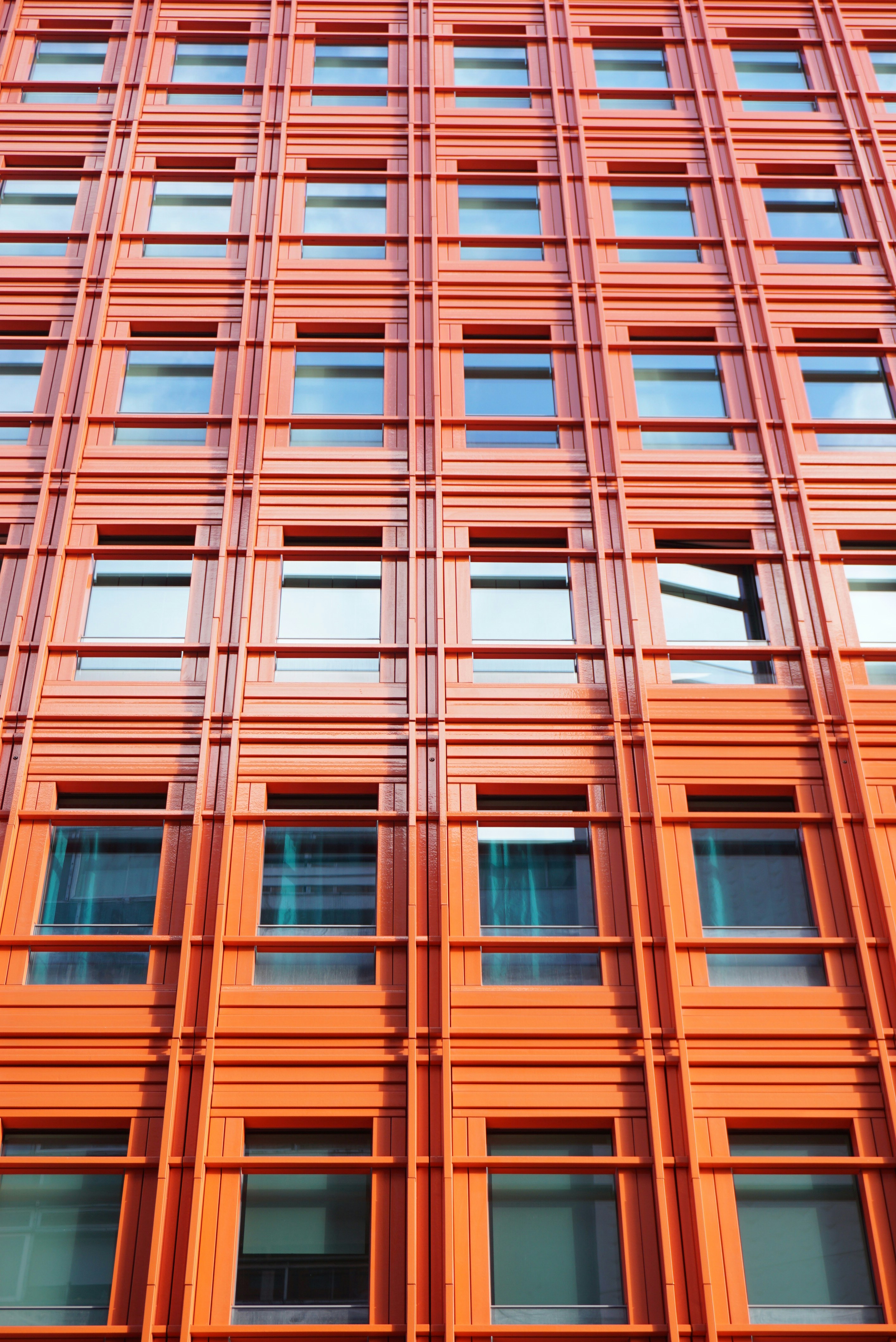 Bâtiment en béton brun photo – Photo Facciata Gratuite sur Unsplash
