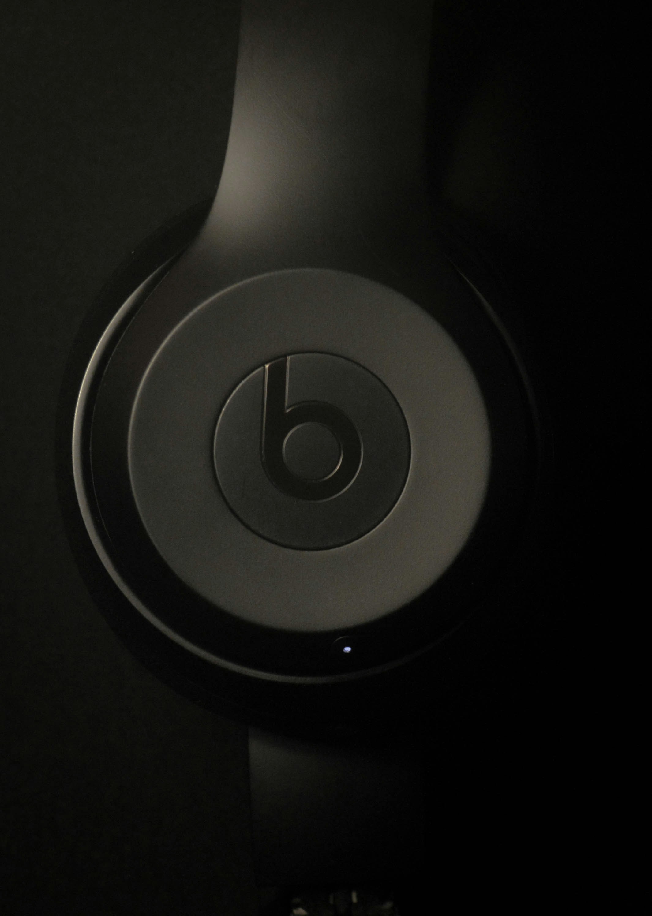 Black Beats by Dr. Dre headphones photo – Free Headphones Image on Unsplash
