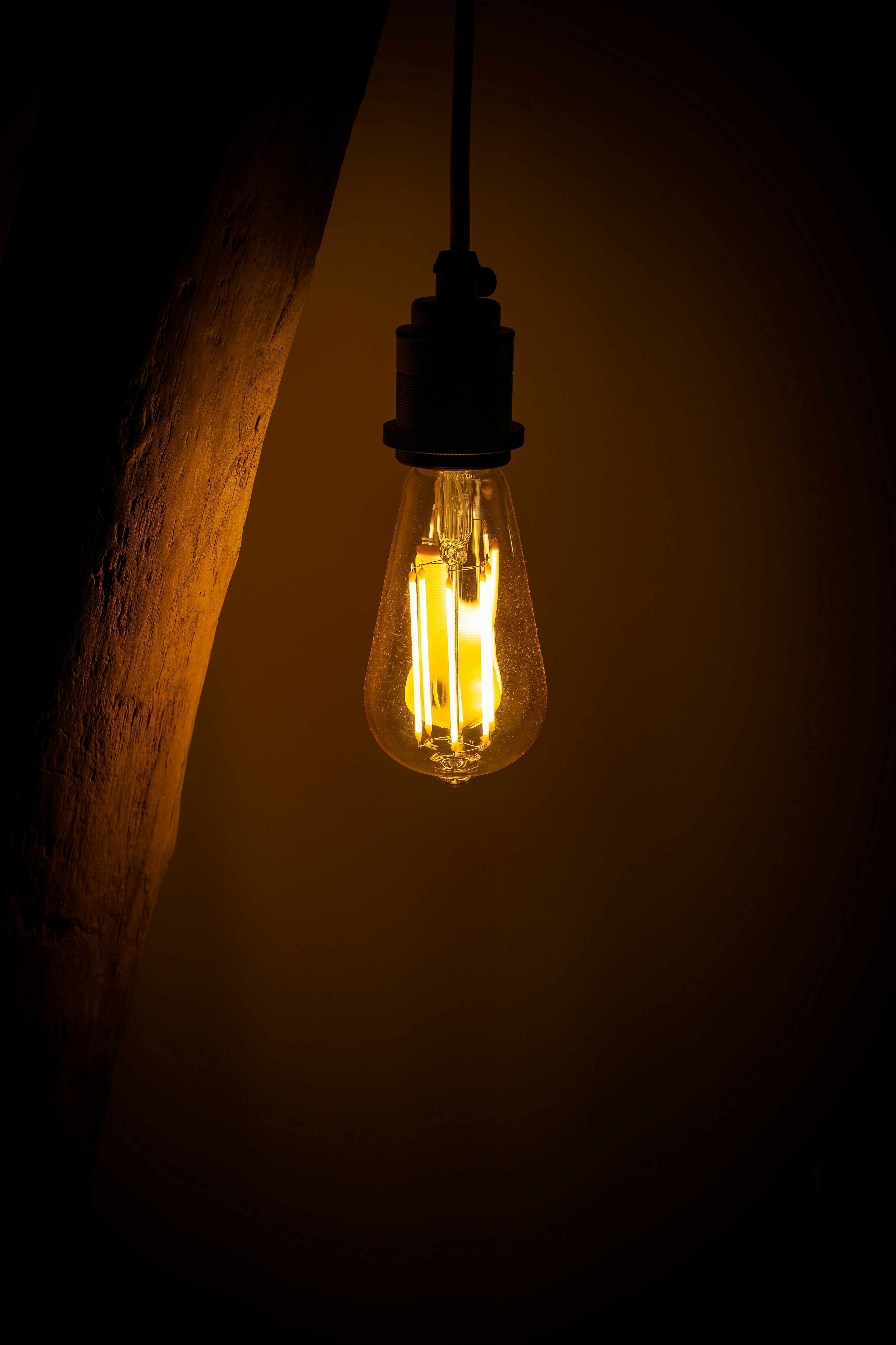 Lighted incandescent lamp photo – Free Light Image on Unsplash