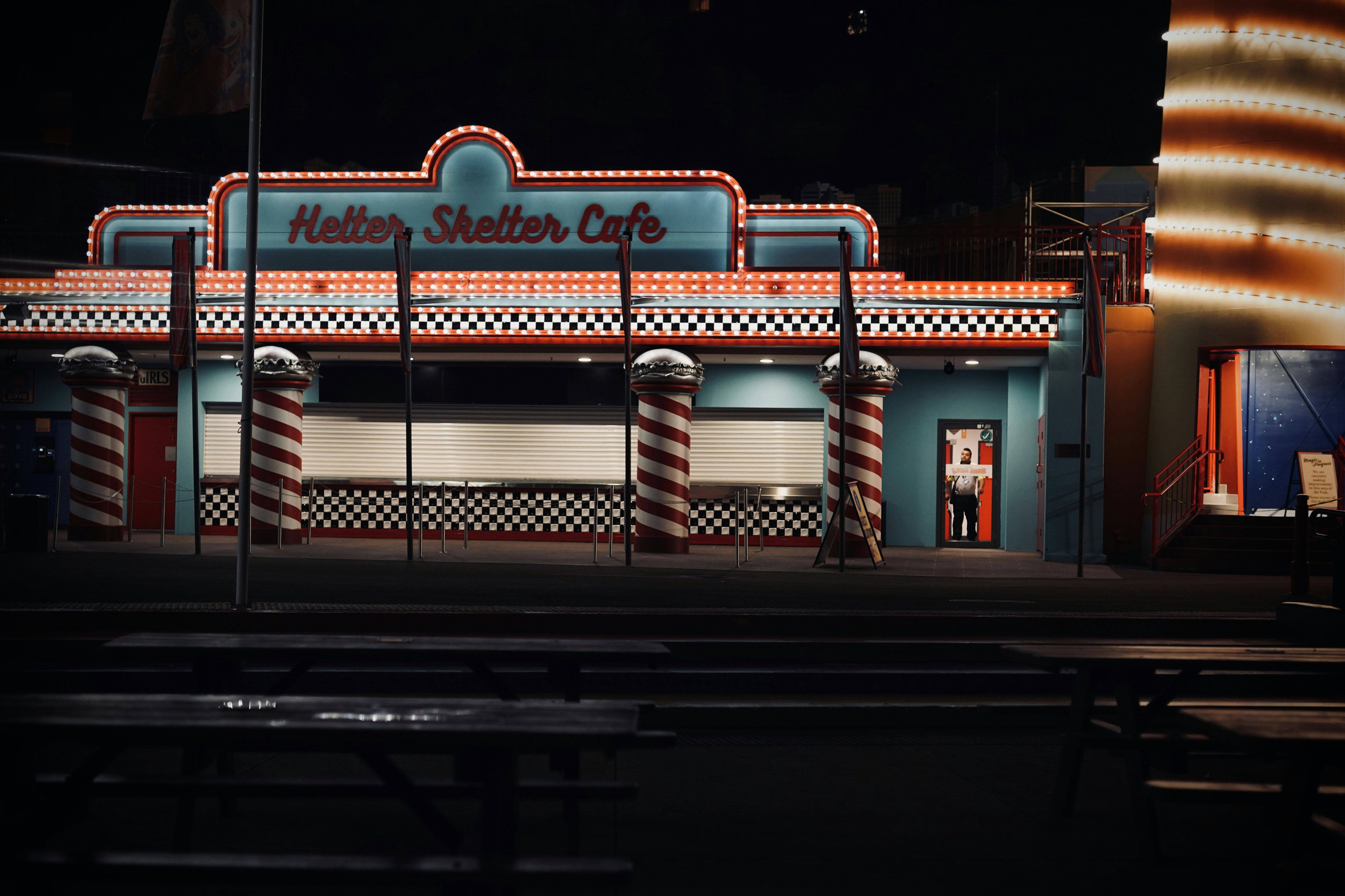 Hetter Skelter Cafe near road photo – Free Sydney Image on Unsplash