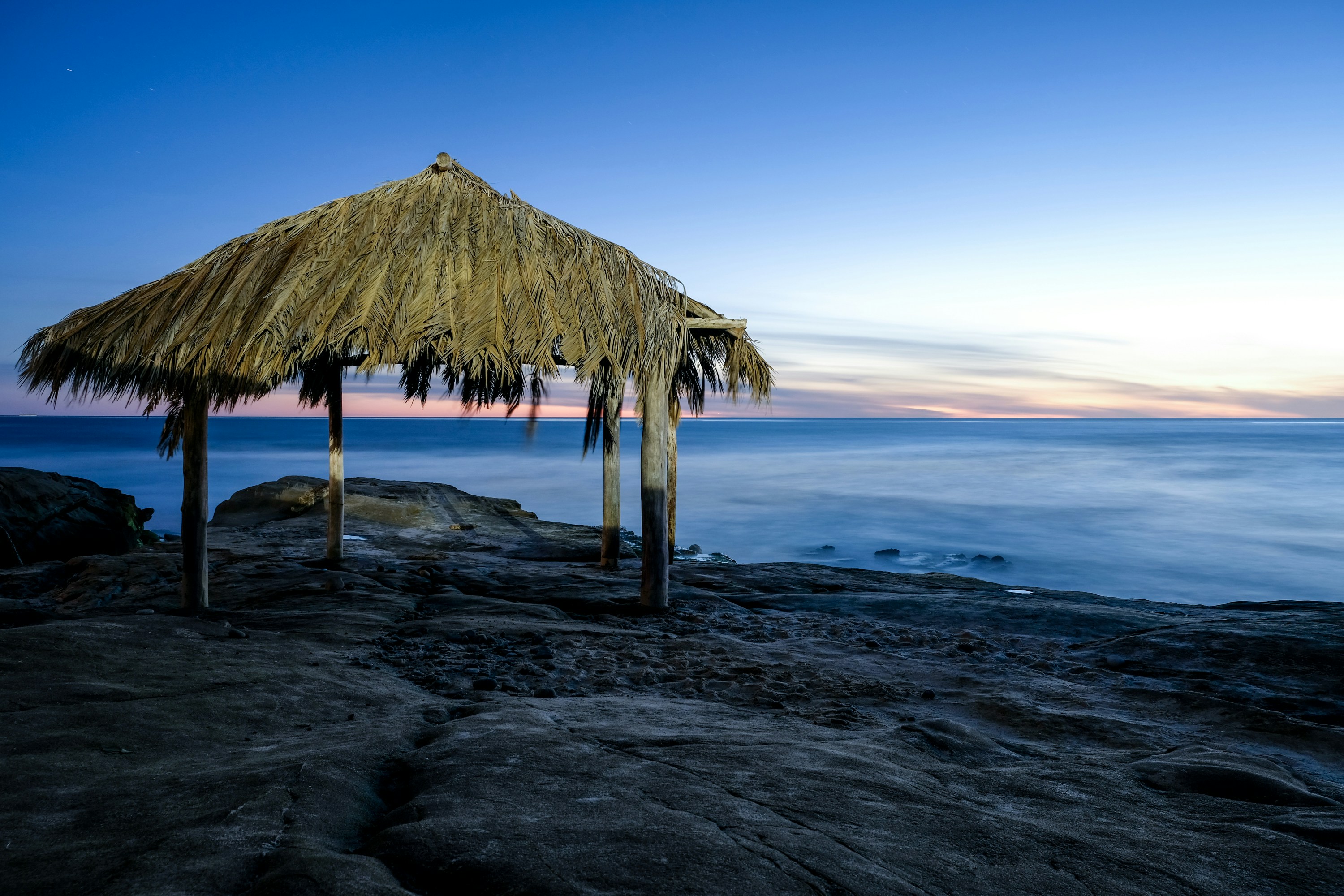 Canopée grise près d’un plan d’eau photo – Image gratuite de Nature sur ...