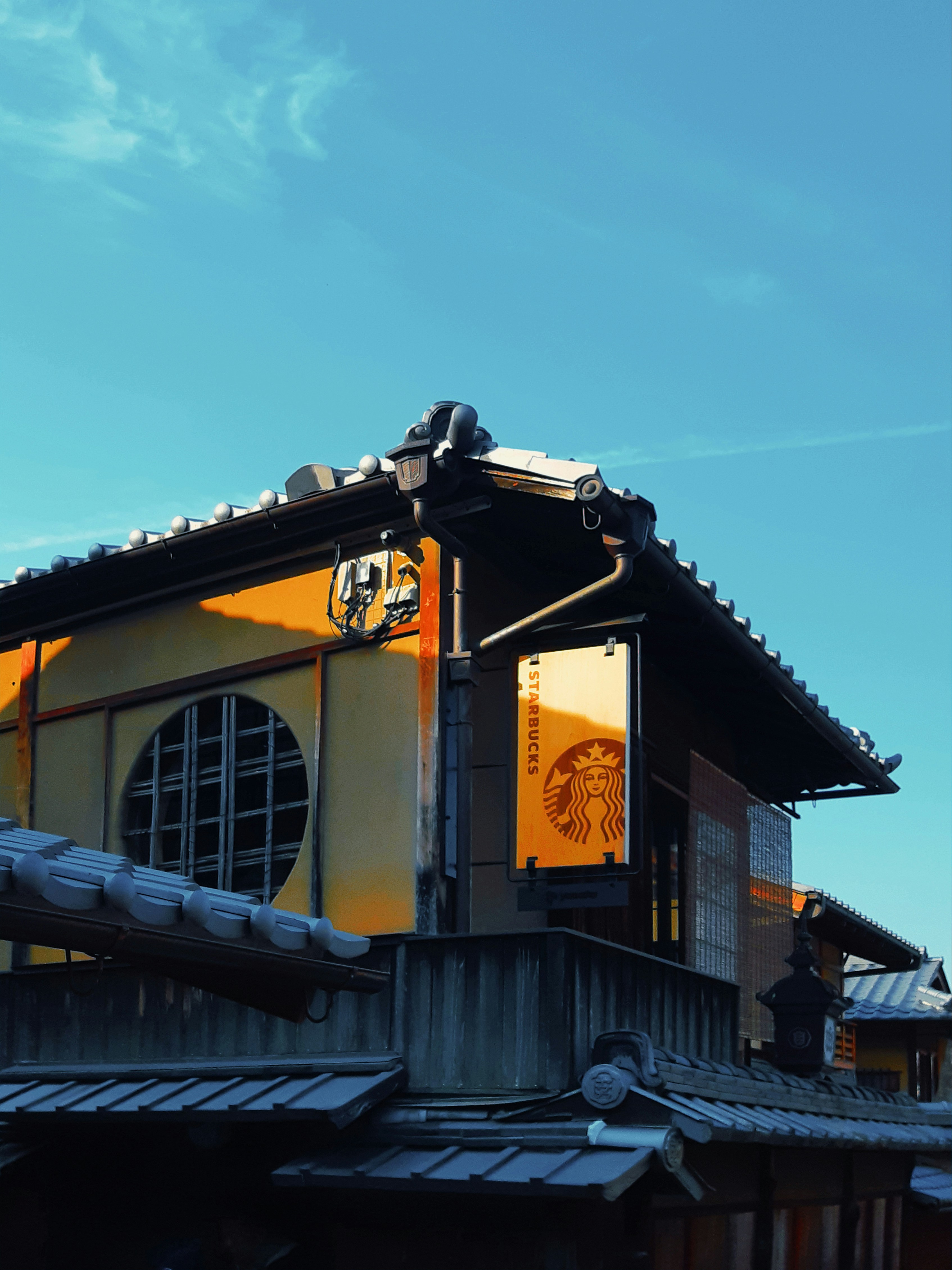 Starbucks signage photo – Free Starbucks Image on Unsplash