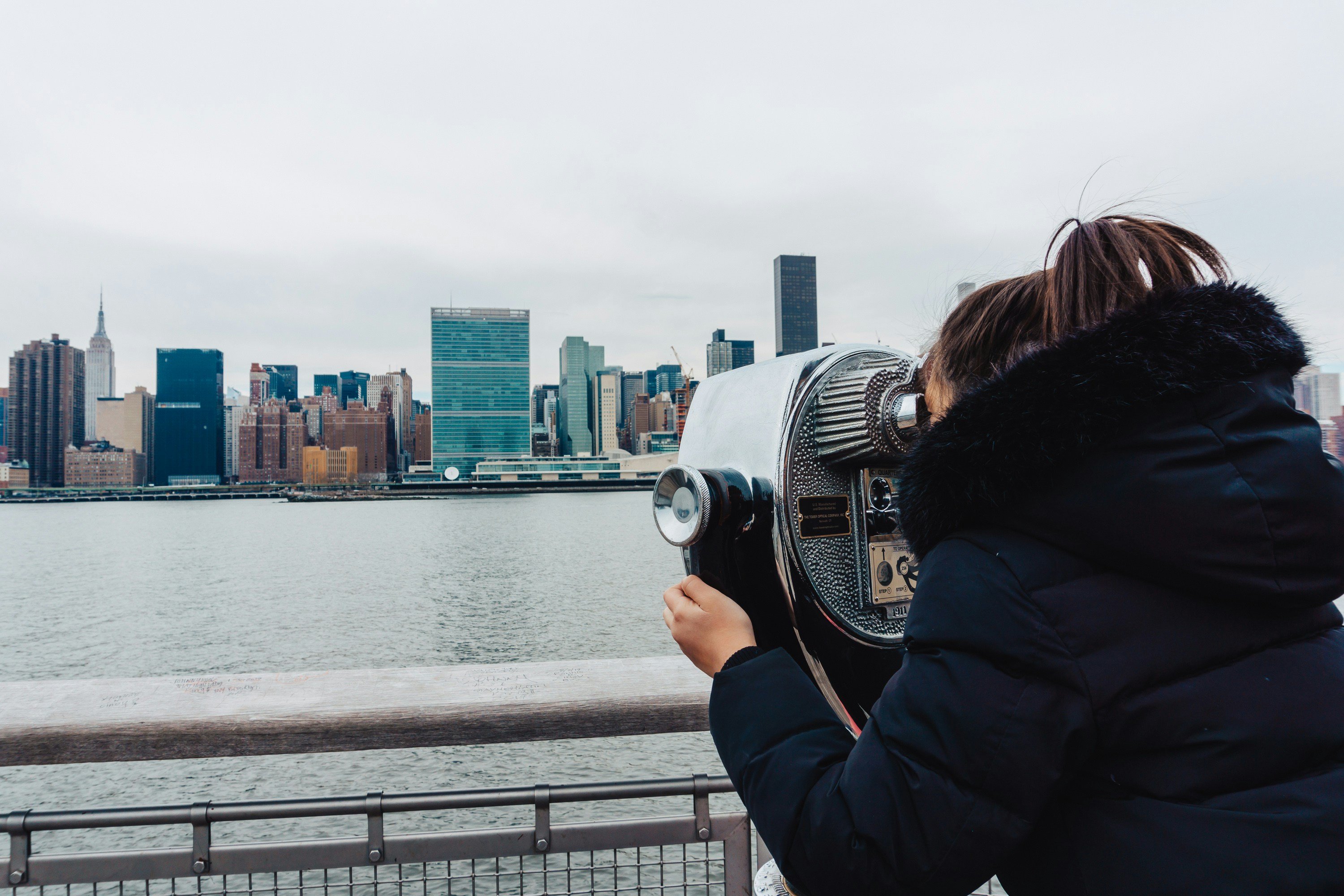 Riverside Gaze: Manhattan through a Coin-Operated Viewer
