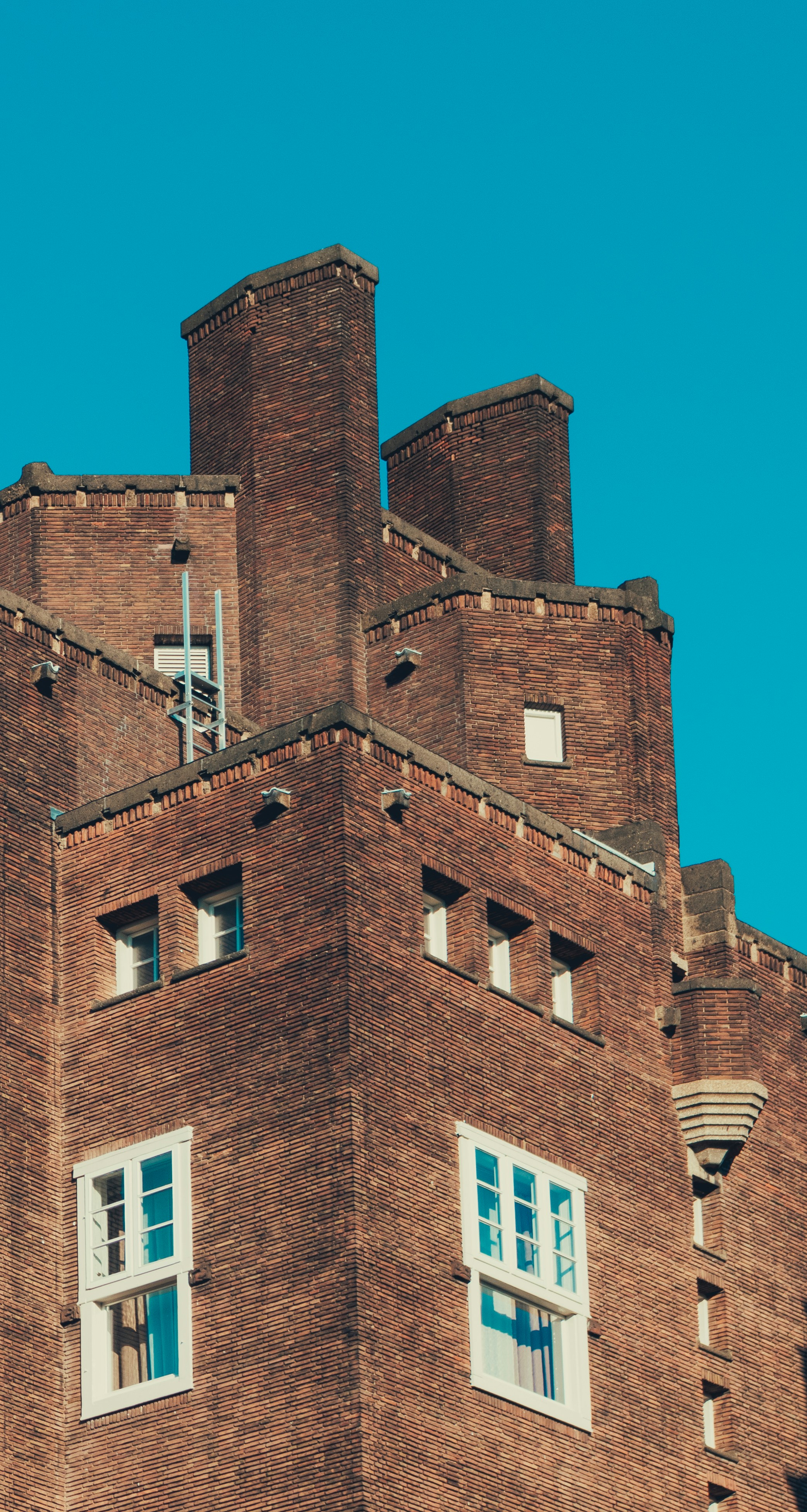 Brown brick castle photo – Free Architecture Image on Unsplash