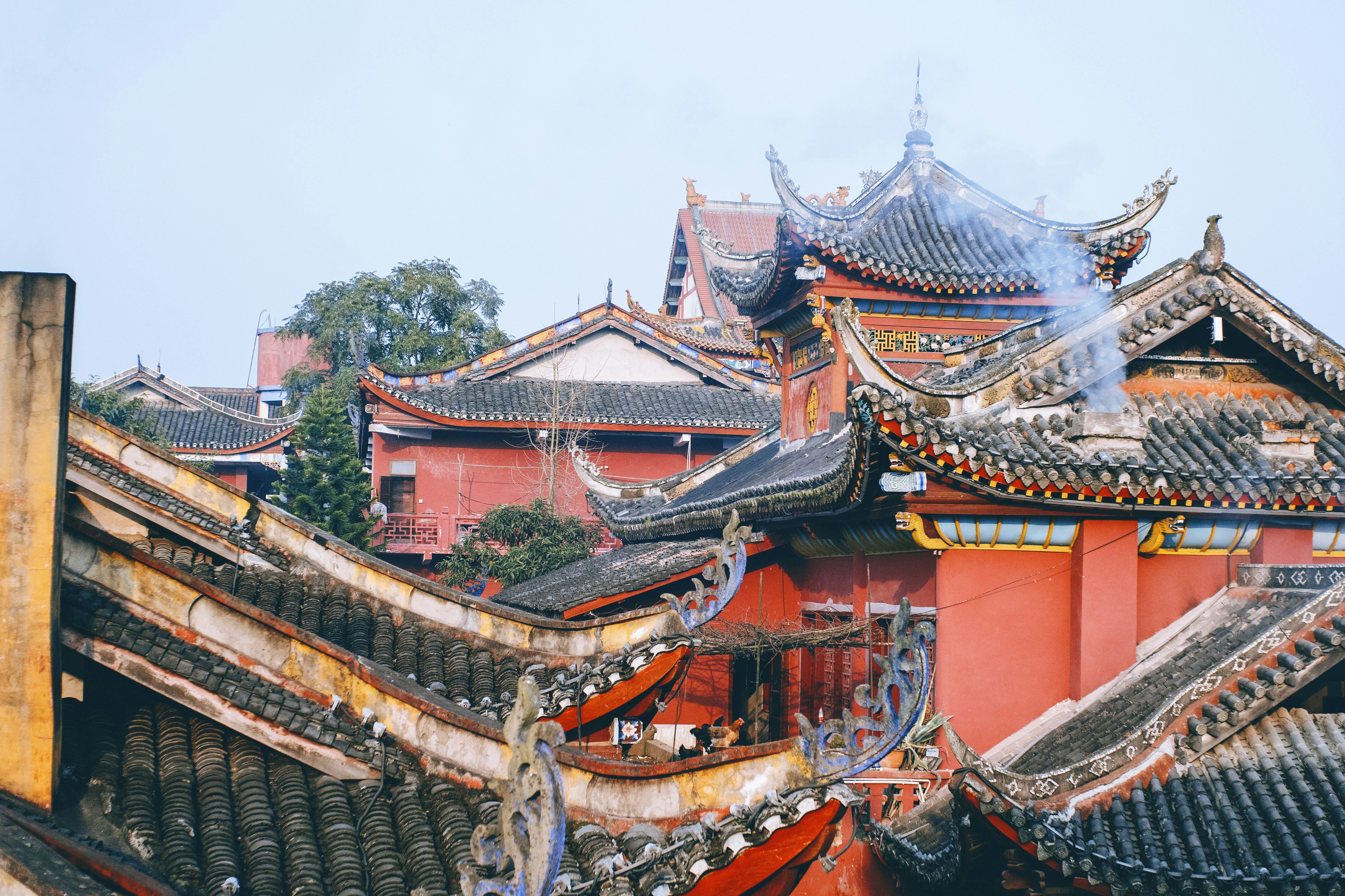 Red and black temple photo – Free 中国 Image on Unsplash