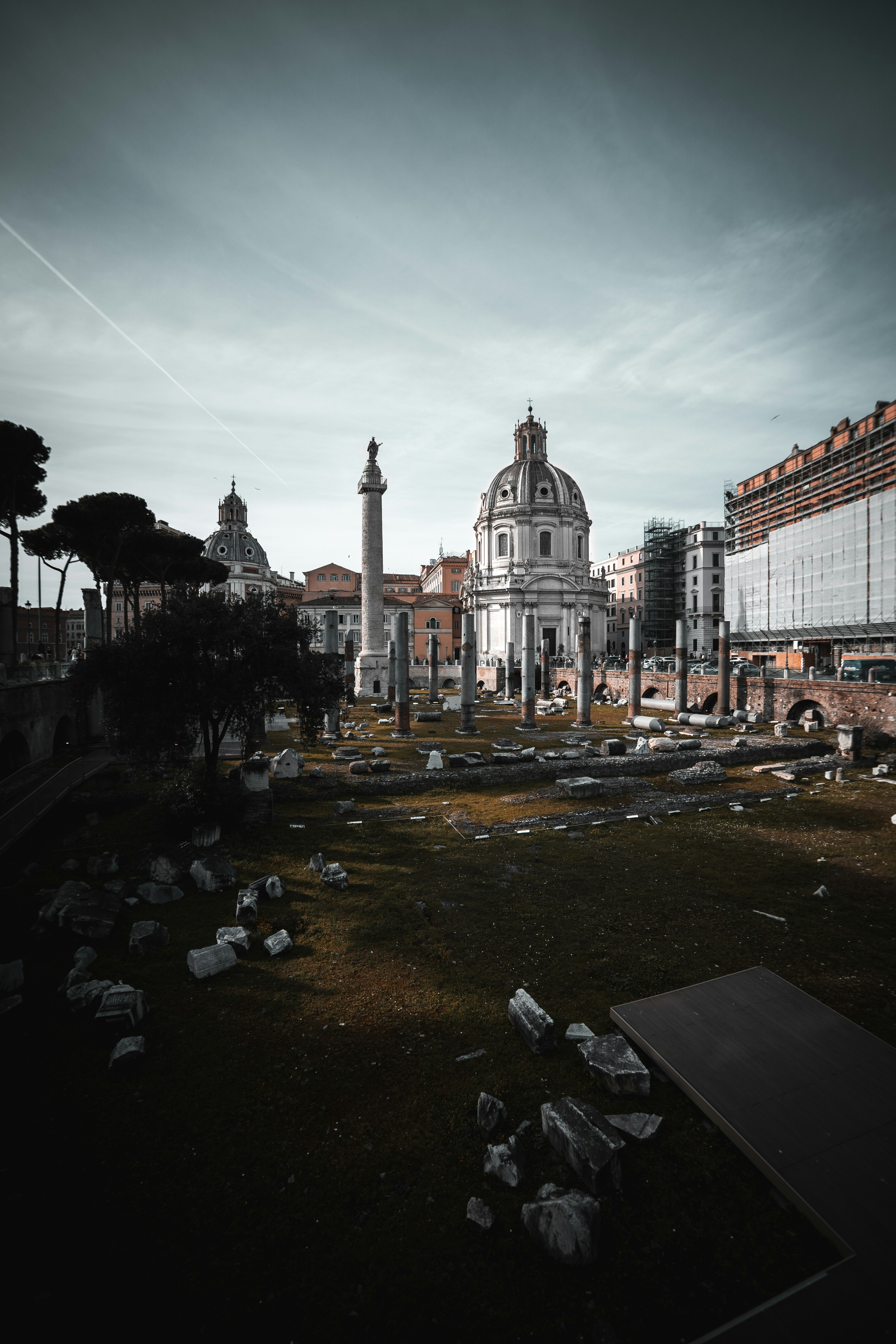 Dome Above the Ruins: A Quiet Piazza's Forgotten Echoes