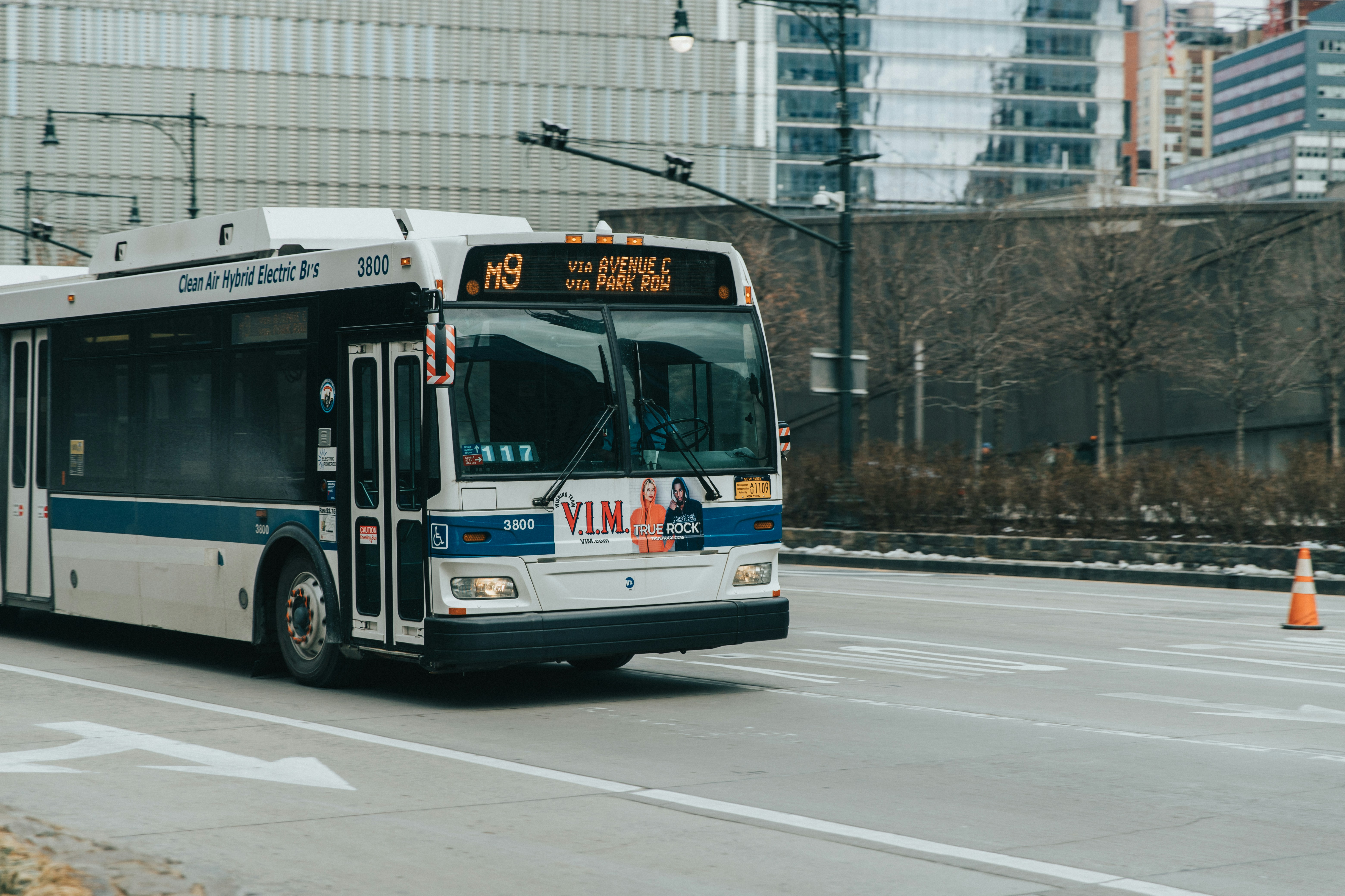 White and blue bus on road at daytime photo – Free Grey Image on Unsplash