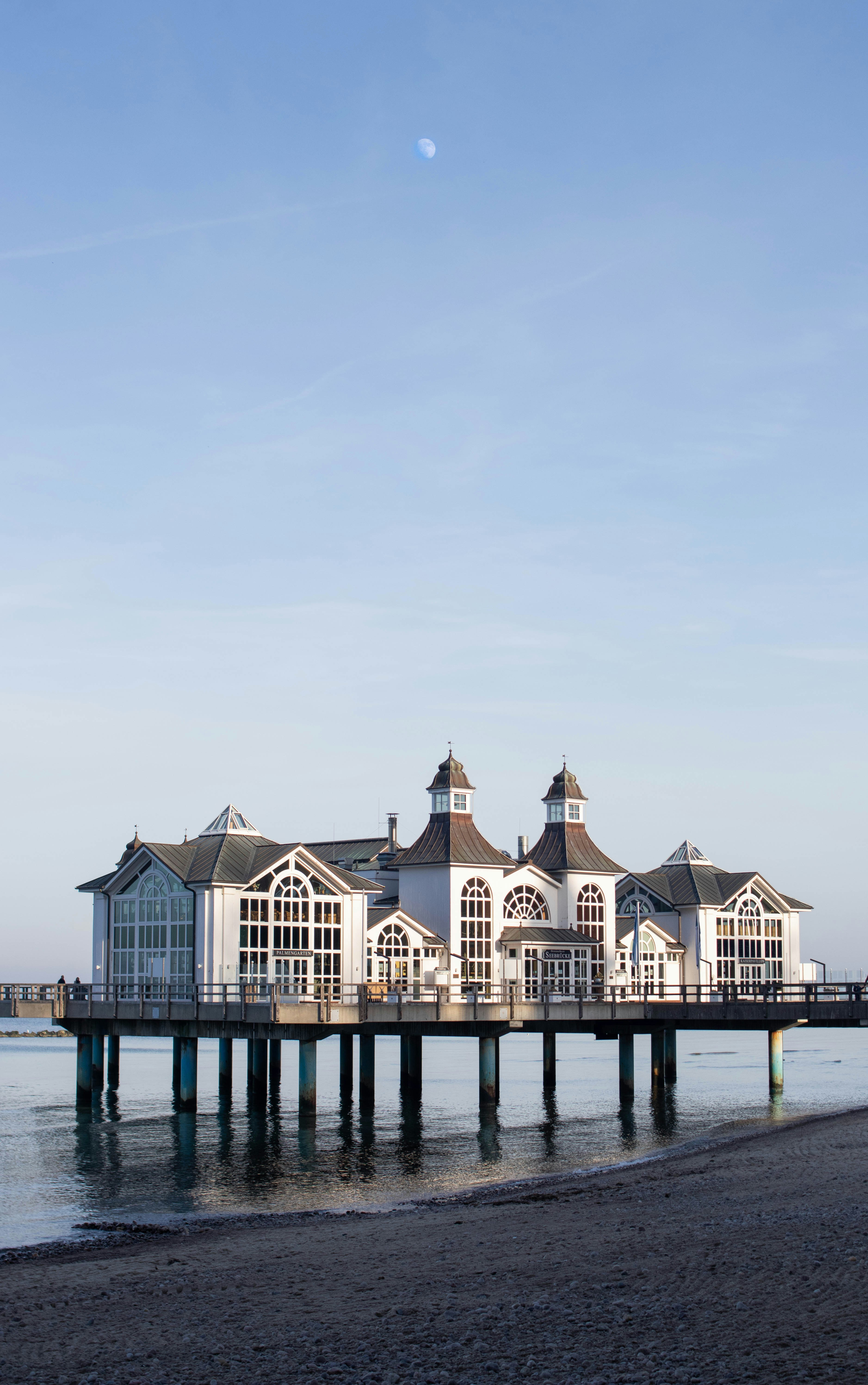 Symmetry Over Water: The Pierhouse Under a Pale Sky
