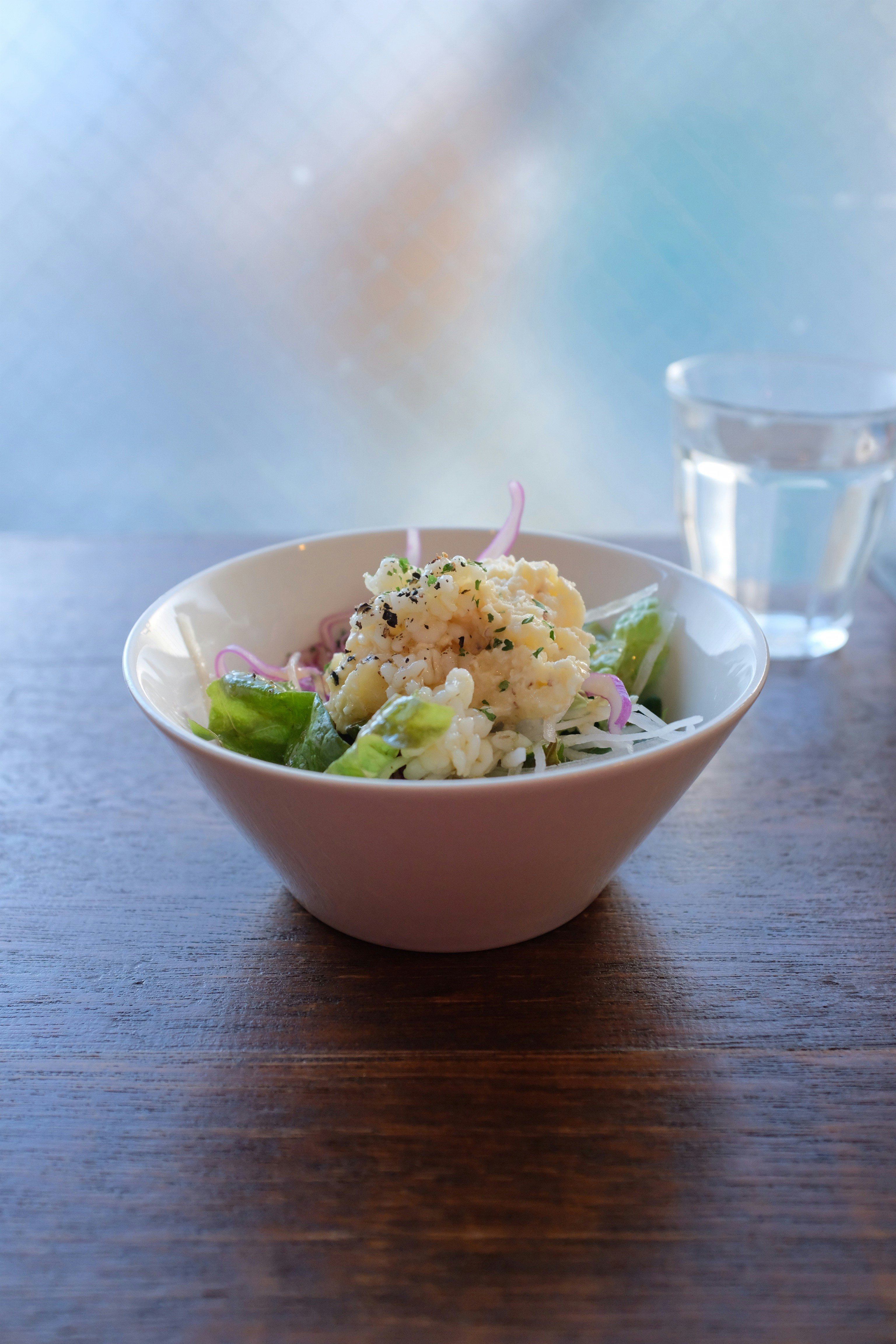 Soft Café Bowl: Shrimp, Rice, and Greens in Gentle Afternoon Light