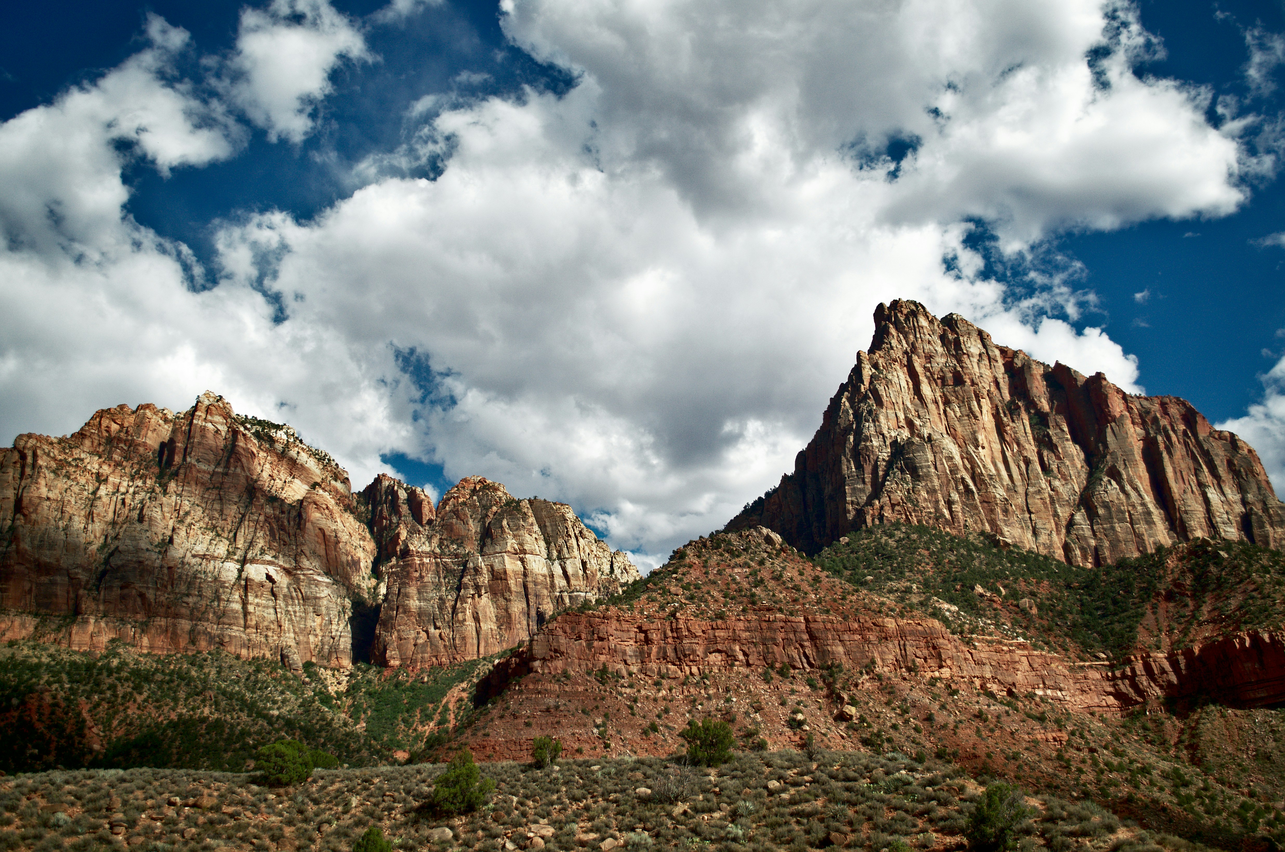 Brown rock mountain photo – Free Zion national park Image on Unsplash